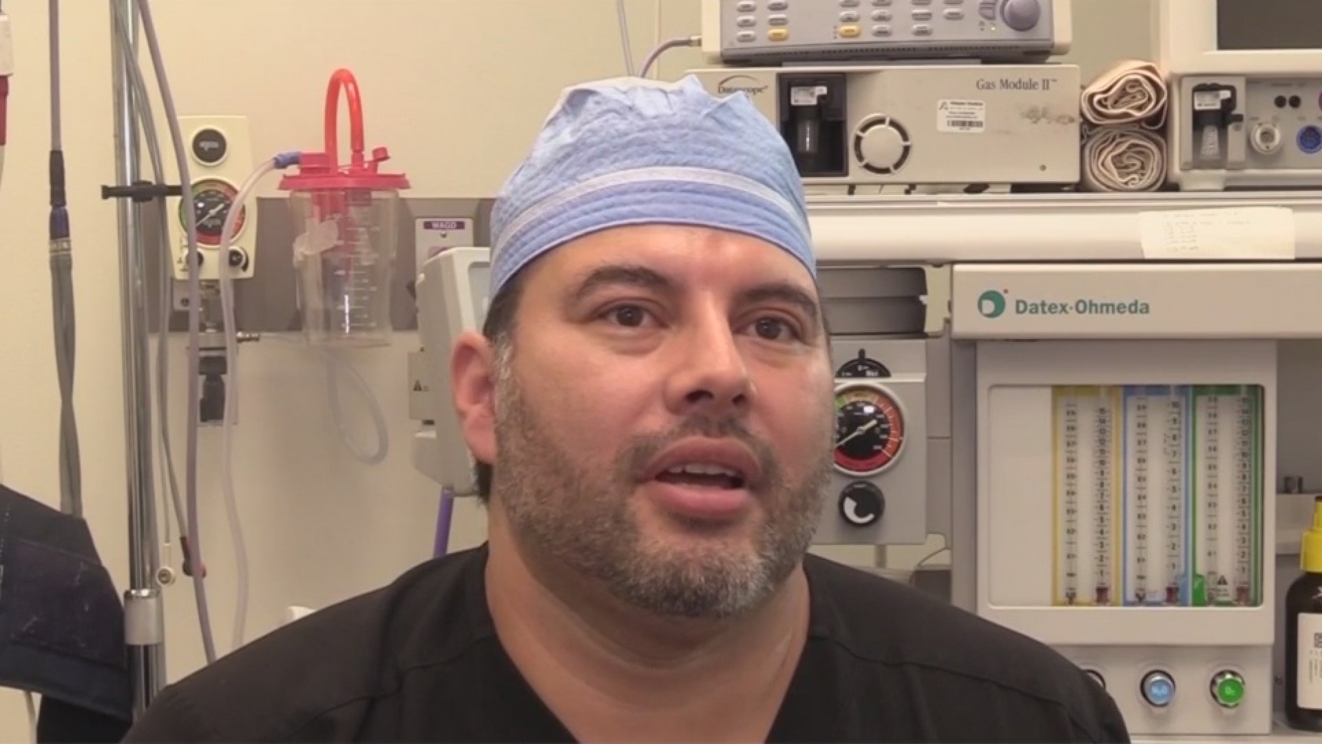 Posible ATX: Johnny Franco, cirujano plástico | Video | Univision 62 ...