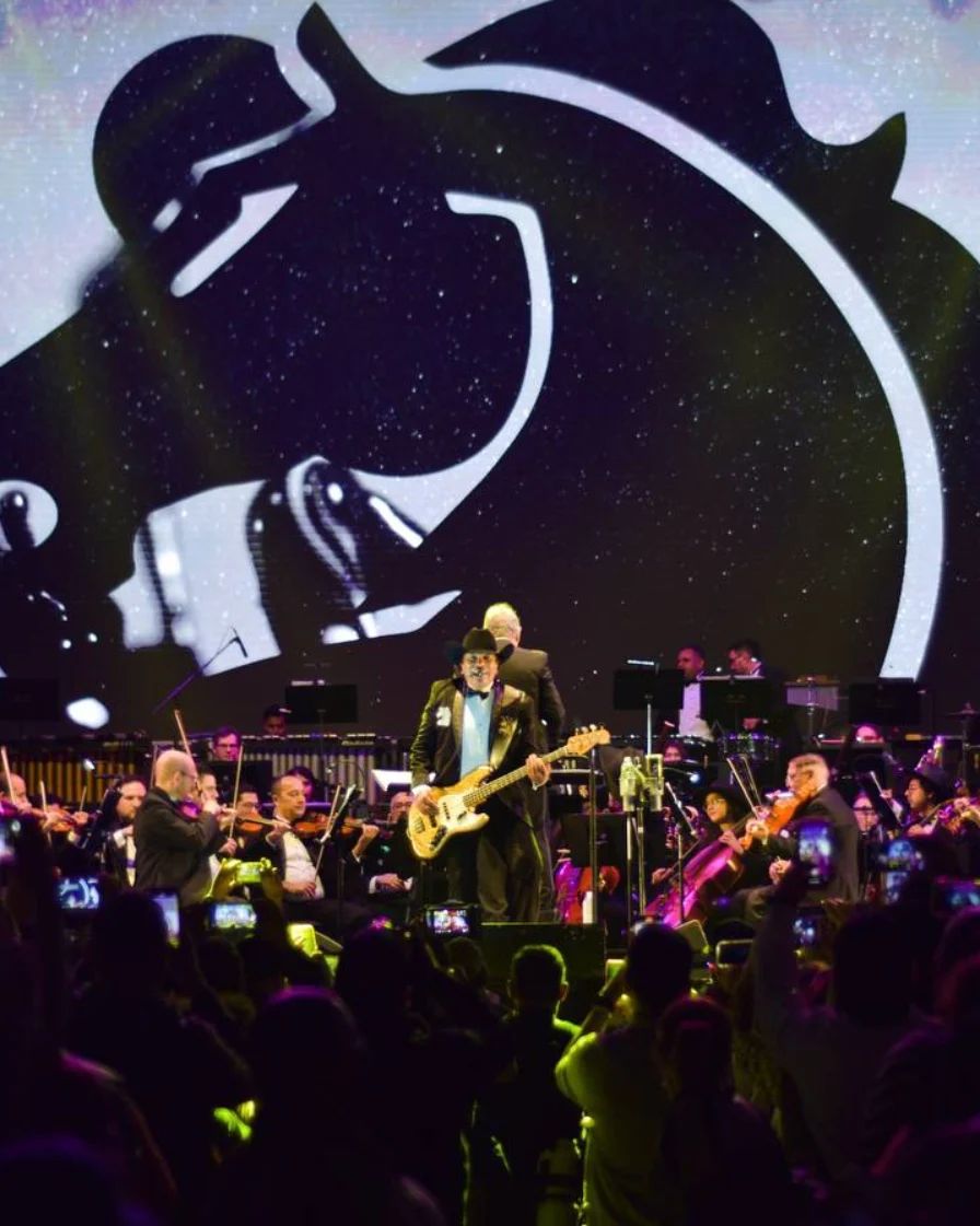 Bronco hace historia al tocar sus éxitos en su primer concierto ...