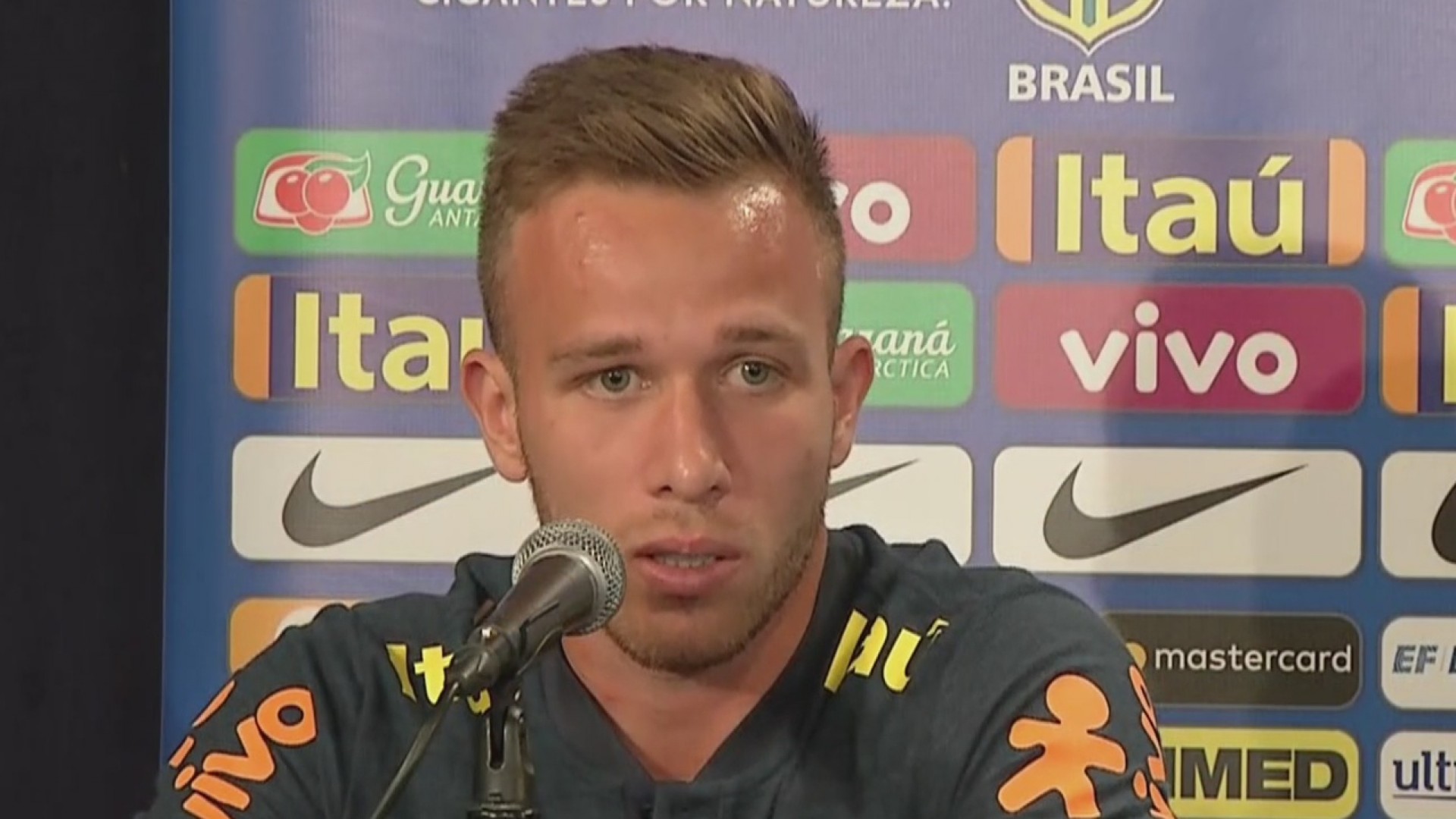 Arthur y su lucha por ganarse la titular en Brasil | Shows Contacto ...