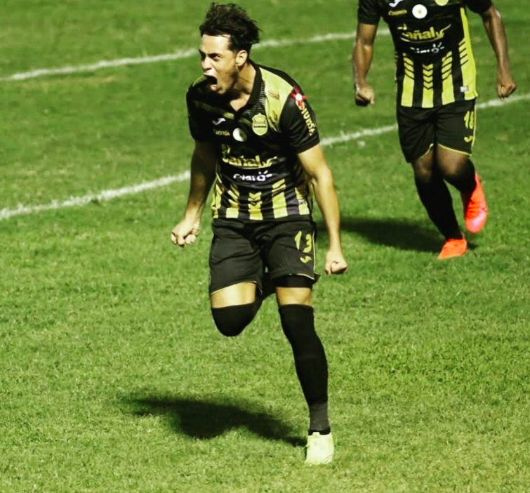 Rescatan a Ángel Tejeda en lancha tras tormenta Eta | Deportes Fútbol ...