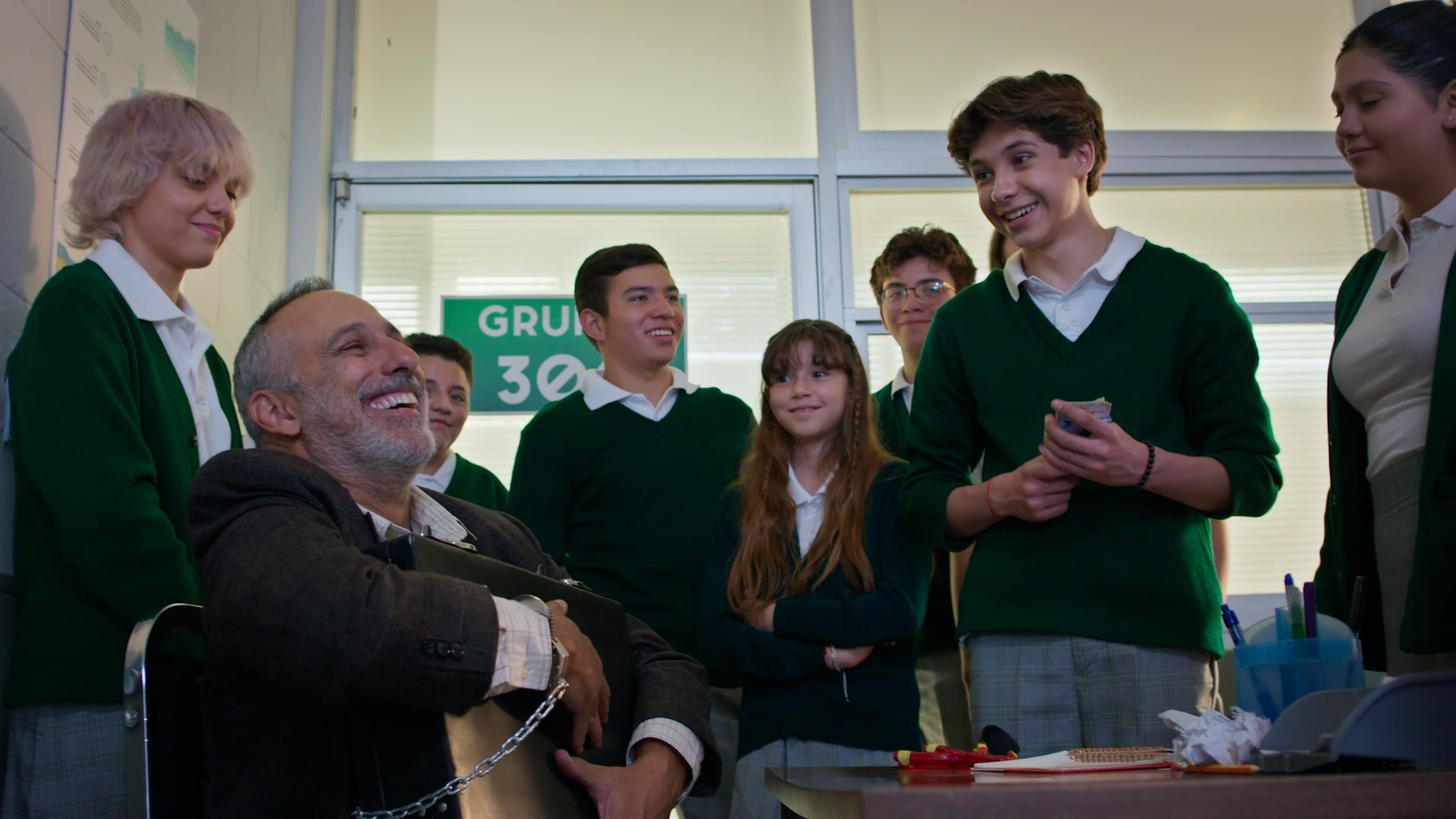 Está libre: El Mike fue estafado por unos chavitos de secundaria ...