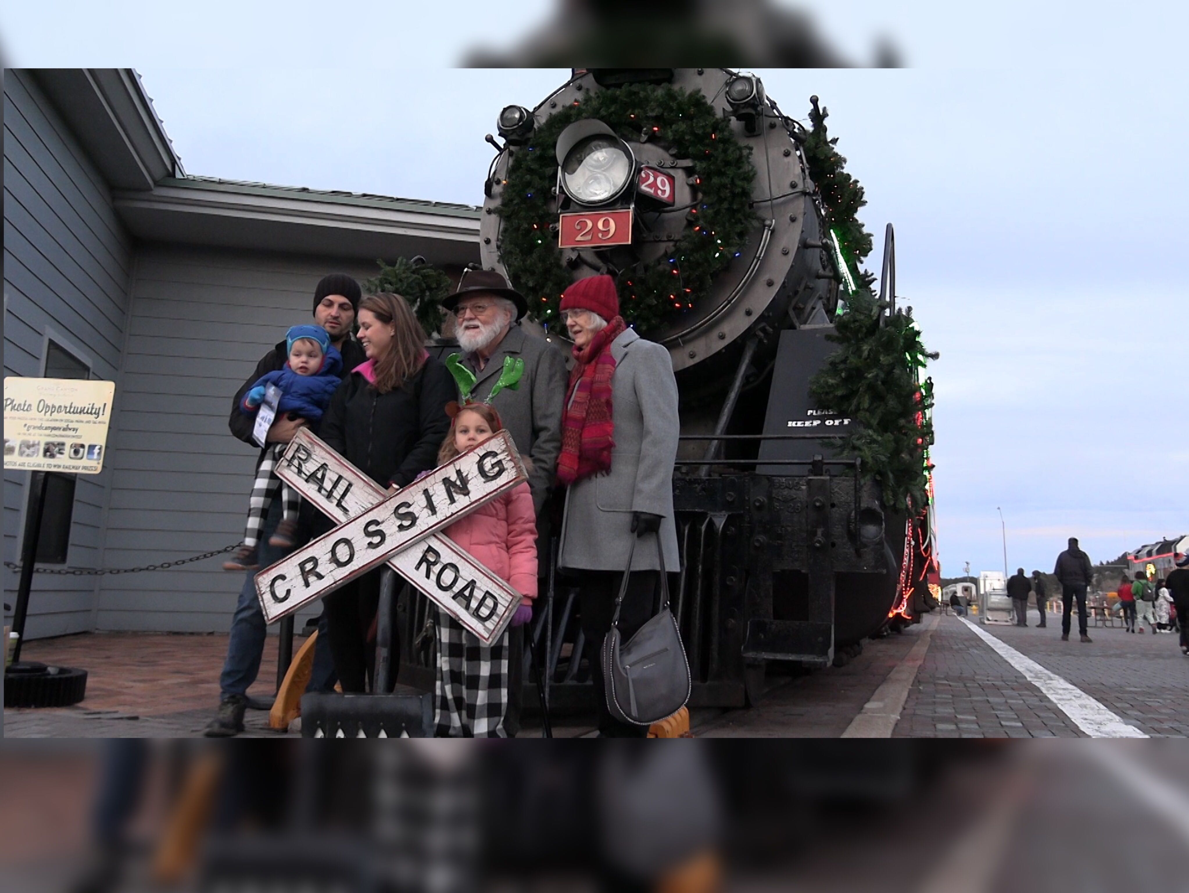 De esta forma puedes viajar en tren al Polo Norte sin salir de Arizona ...