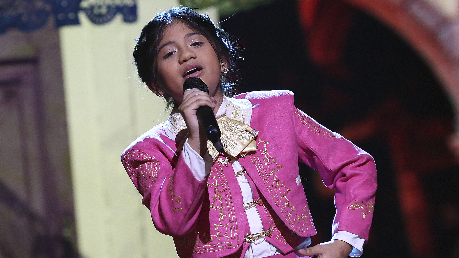 A Sharon le costó aprenderse su canción | Realities Pequeños Gigantes ...