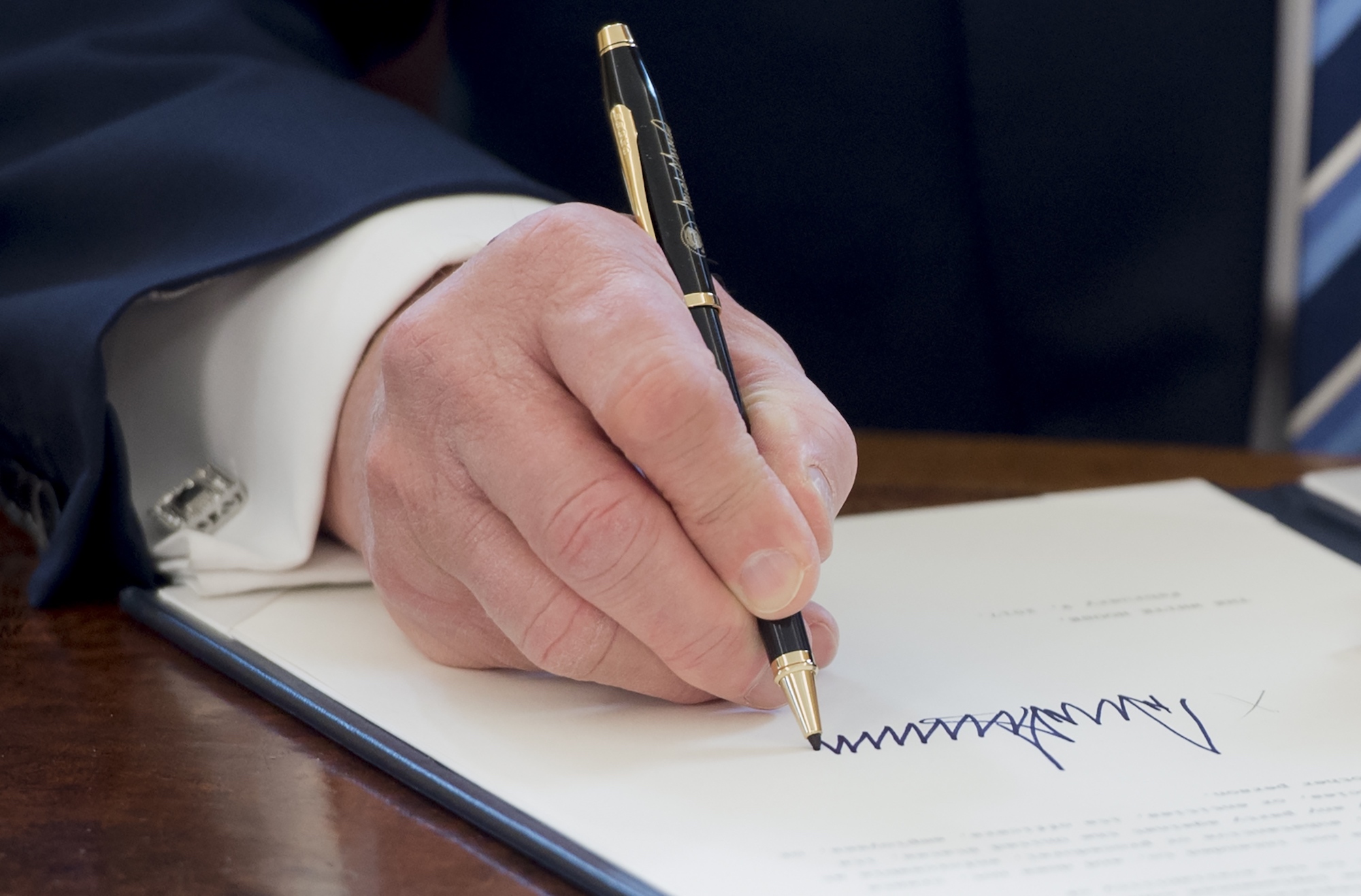 Trump hace firmar a sus colaboradores acuerdos de confidencialidad ...