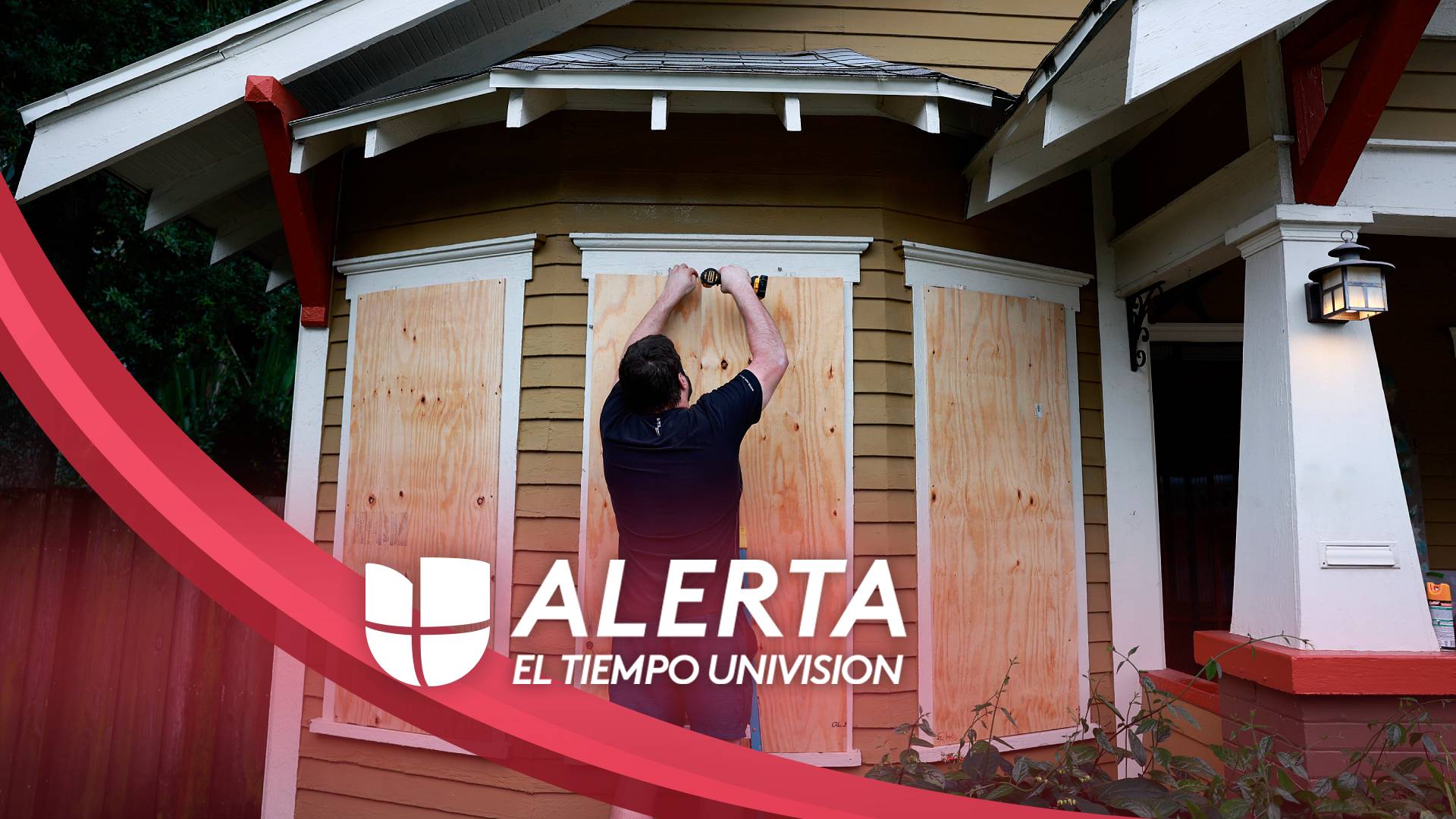 El panorama que se vive en Kissimmee por el huracán Ian es desolado ...