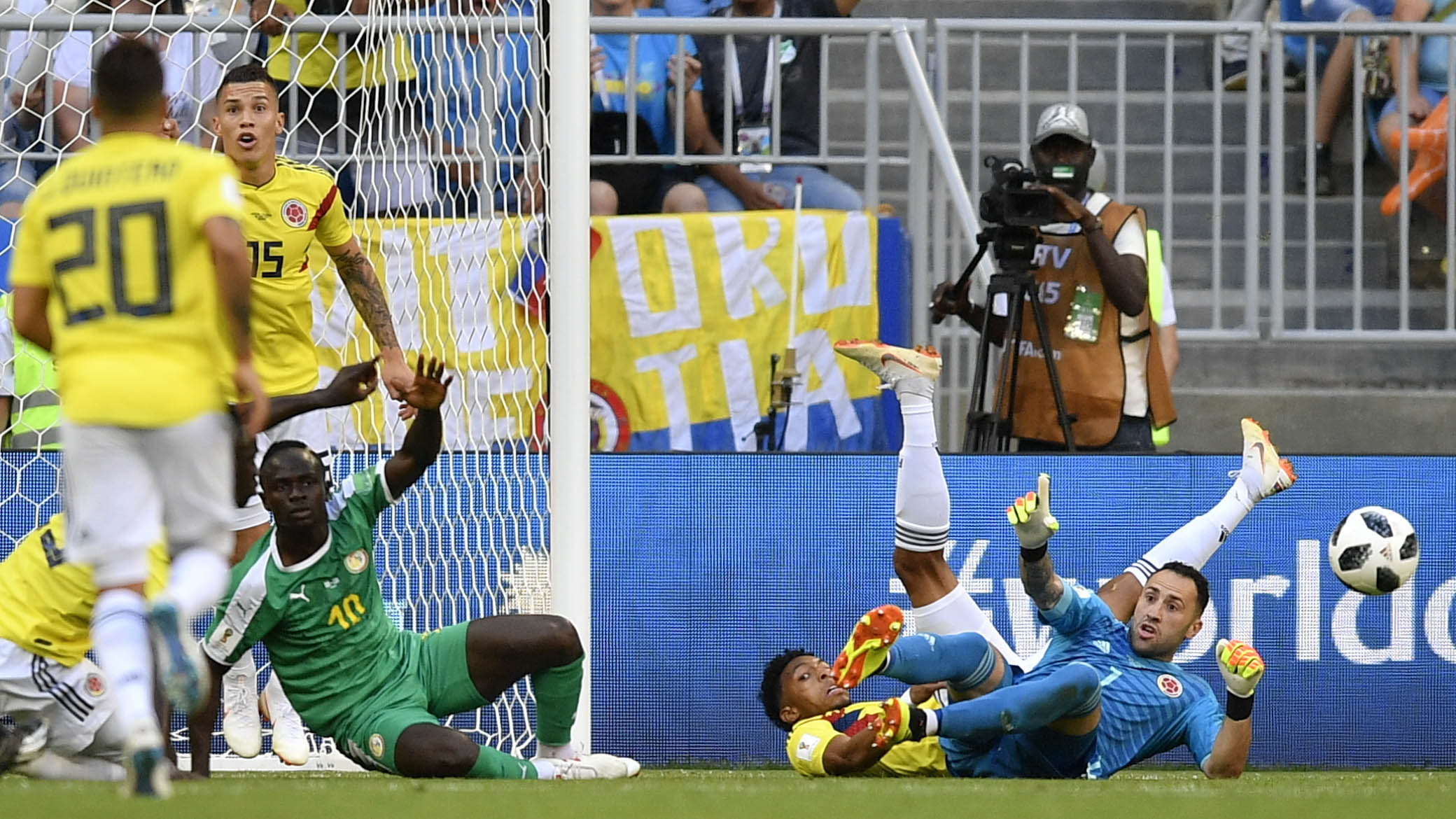 Gracias al VAR Colombia se favorece de una decisión muy complicada ...