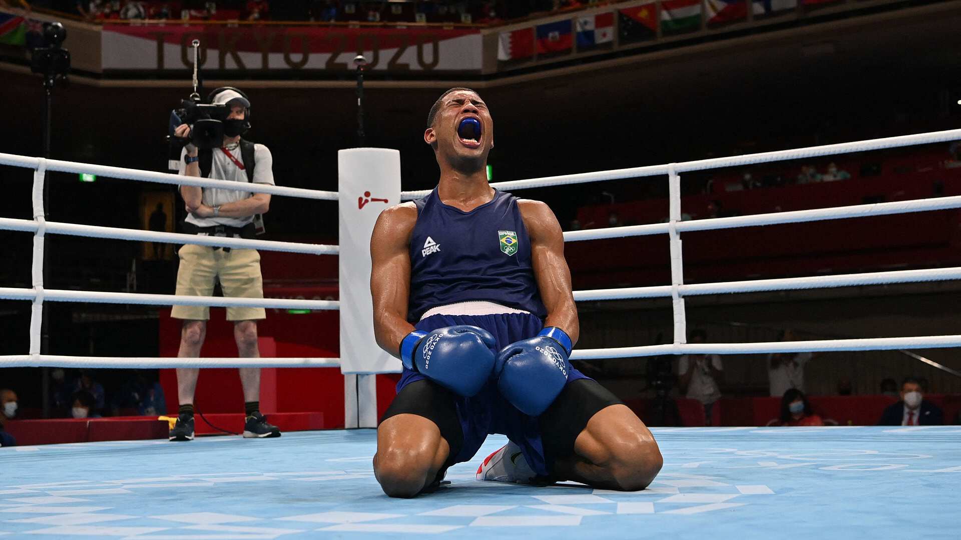 Llega el oro con nocaut en peso mediano del boxeo en Tokyo 2020 ...