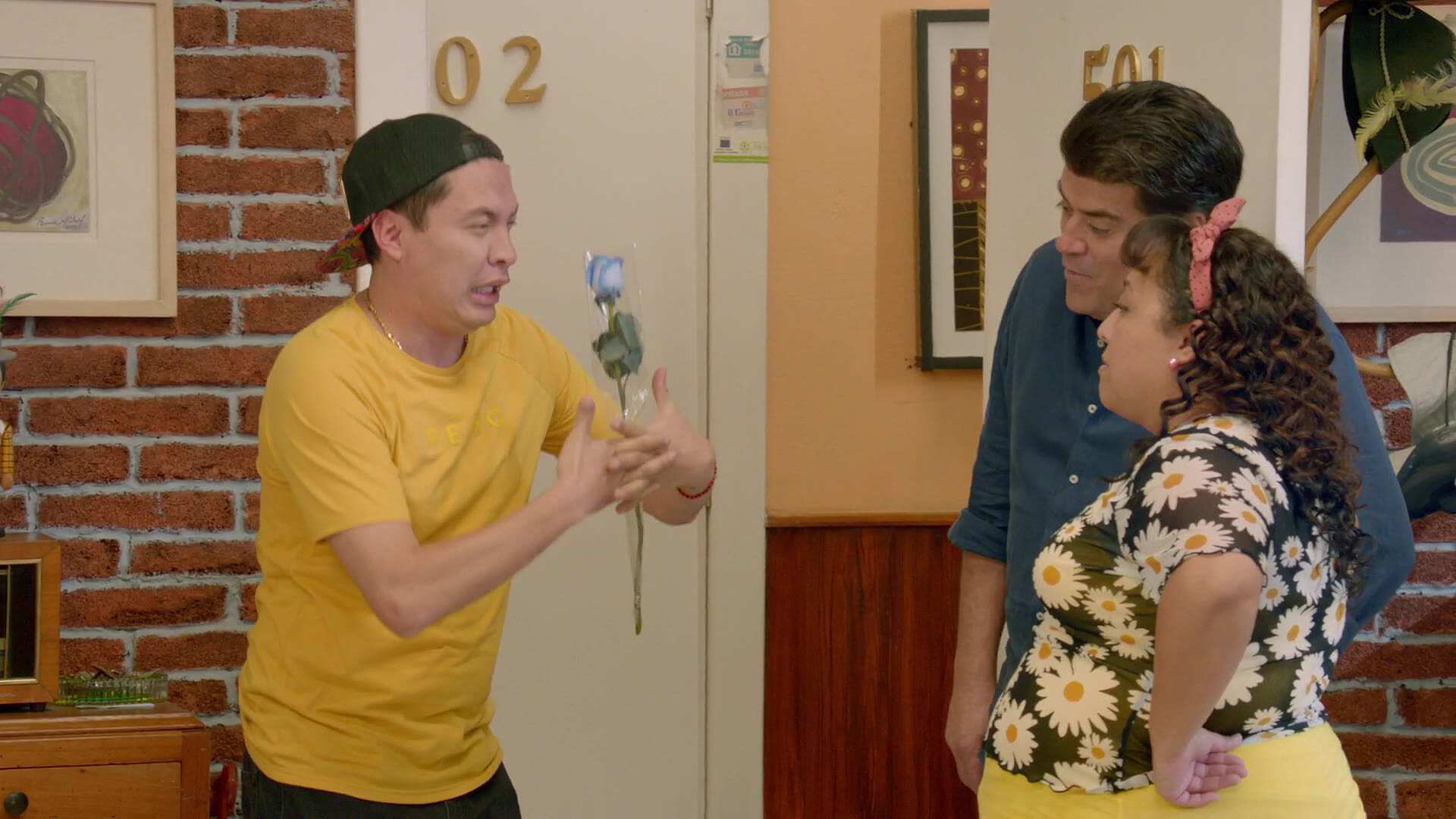 De una rosa a debutar como cantante: Brayan Danielle muestra su lado más romántico para ...