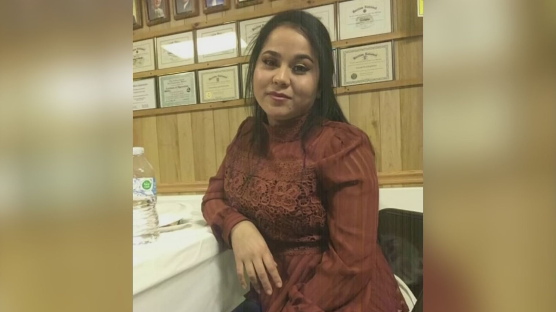 Buscan a Rosy Andrade, una hispana que quedó atrapada en una fábrica en Tennessee durante el ...