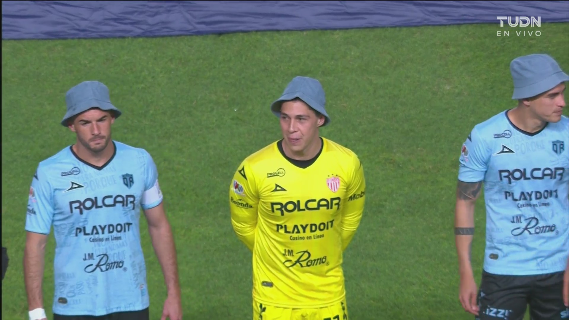 ¡Gran detalle! Necaxa sale con el gorro de Don Ramón | Deportes Liga MX ...