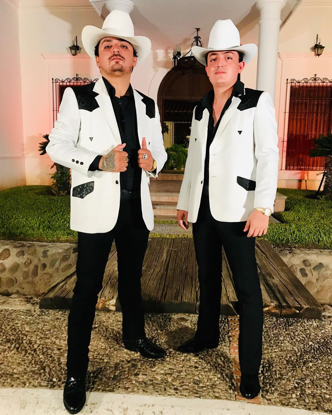 Los Dos Carnales anuncian nuevo concierto a transmitirse en sus redes ...