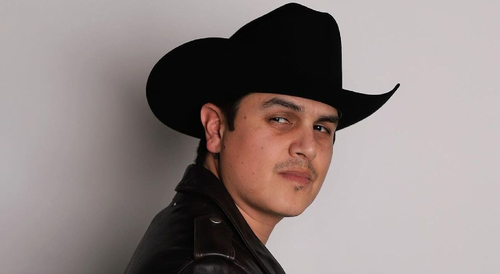 Régulo Caro opina sobre los corridos tumbados y si los cantaría | Shows ...