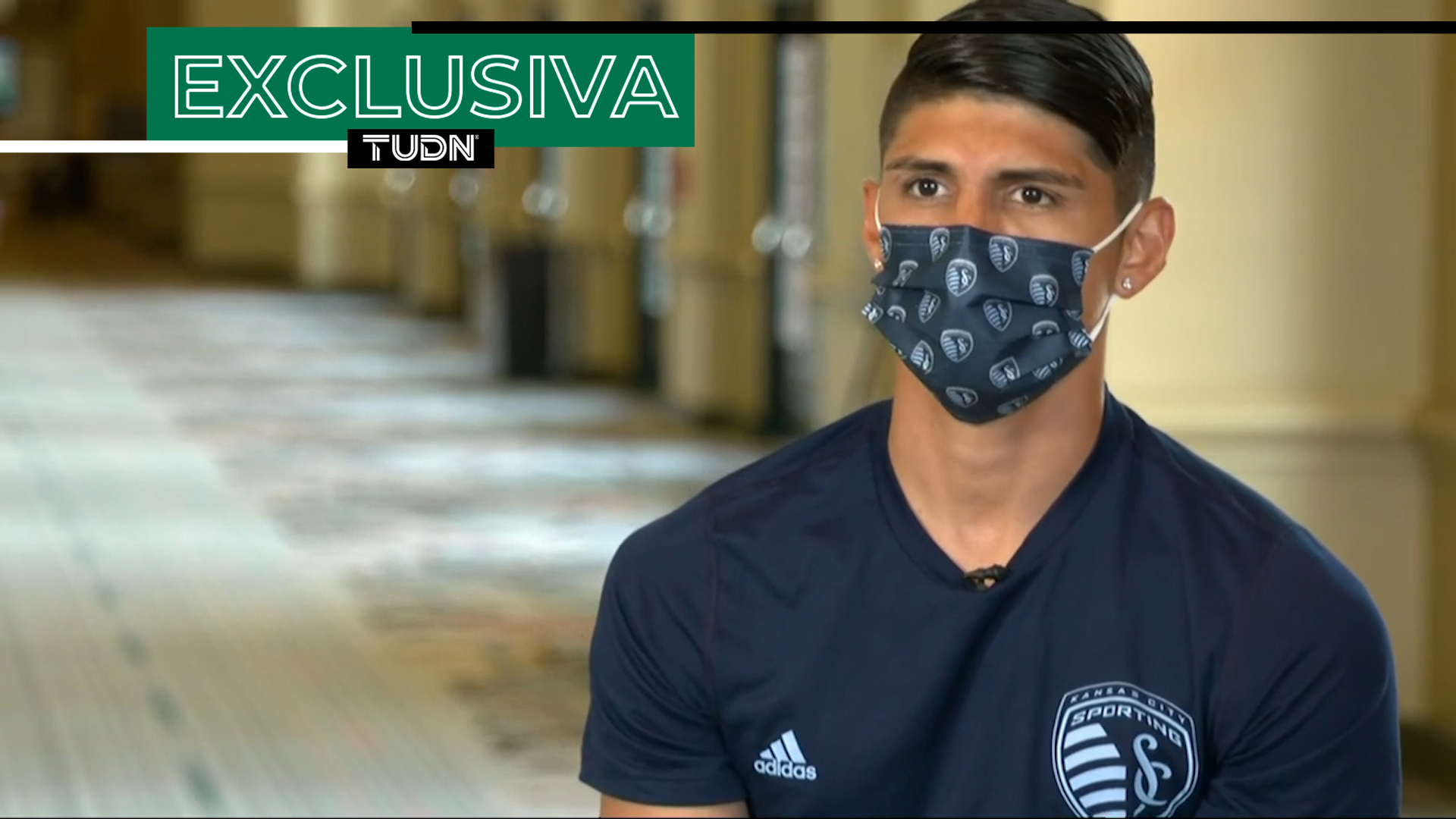 Alan Pulido reconoce que tiene más libertad y funciones en Sporting ...