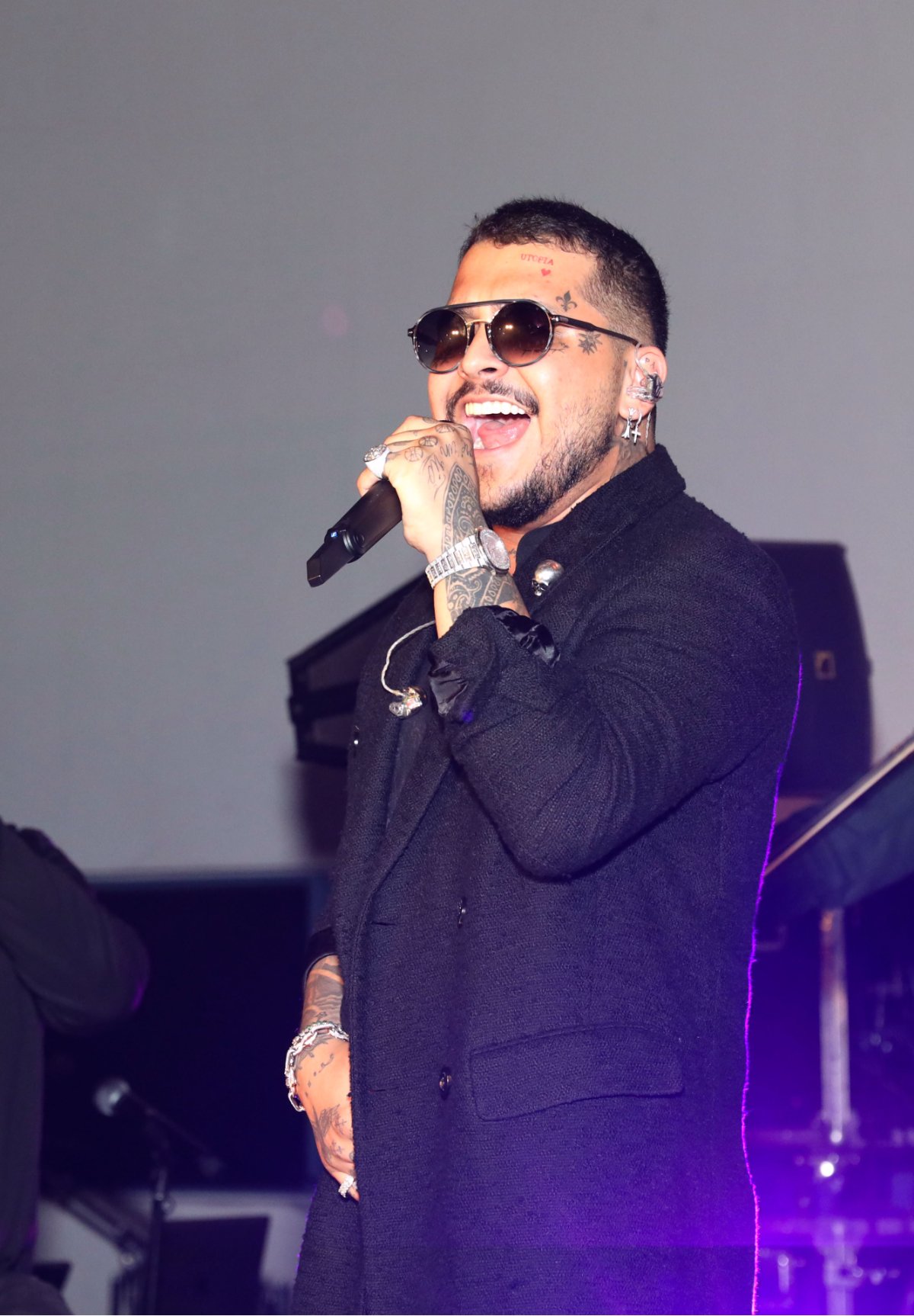 Christian Nodal impacta con nuevo look; confiesa por qué lo hizo ...