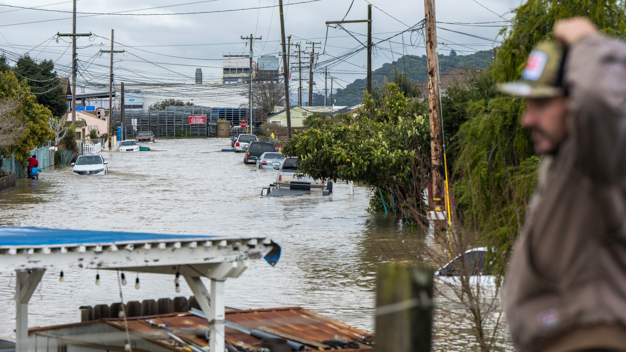 Ruptura de 100 pies de ancho en dique provoca desbordamiento de río en ...