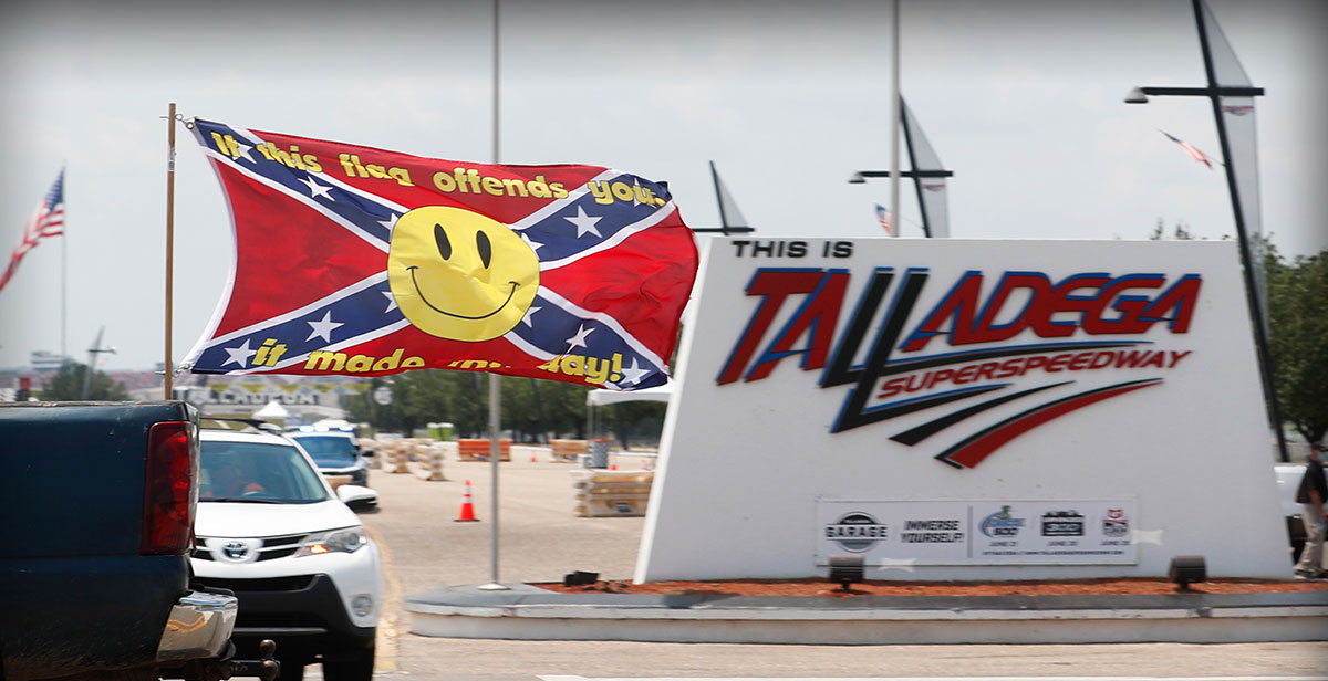 Voló bandera confederada en carrera de NASCAR en Talladega | Deportes ...
