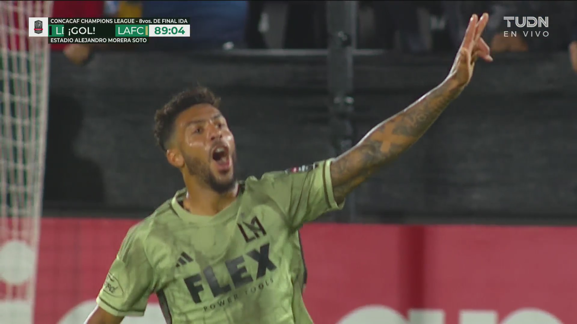 ¡El gol que mata! Denis Bouanga completa su hat-trick para el 0-3 de ...