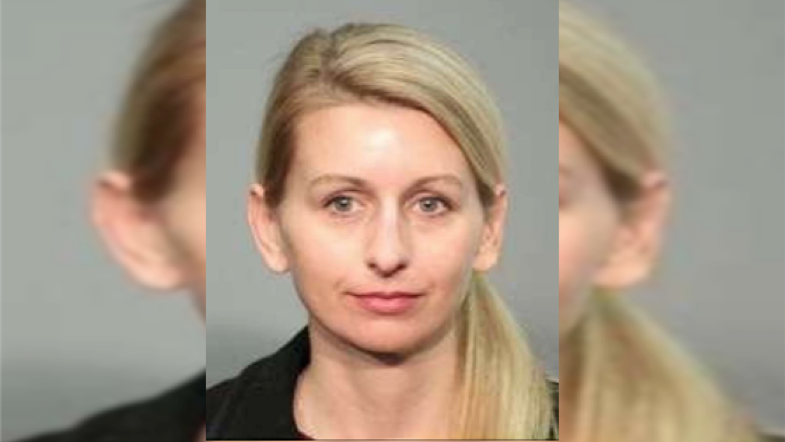 Arrestan A Una Maestra De High School Por Tener Relación Sexual Con
