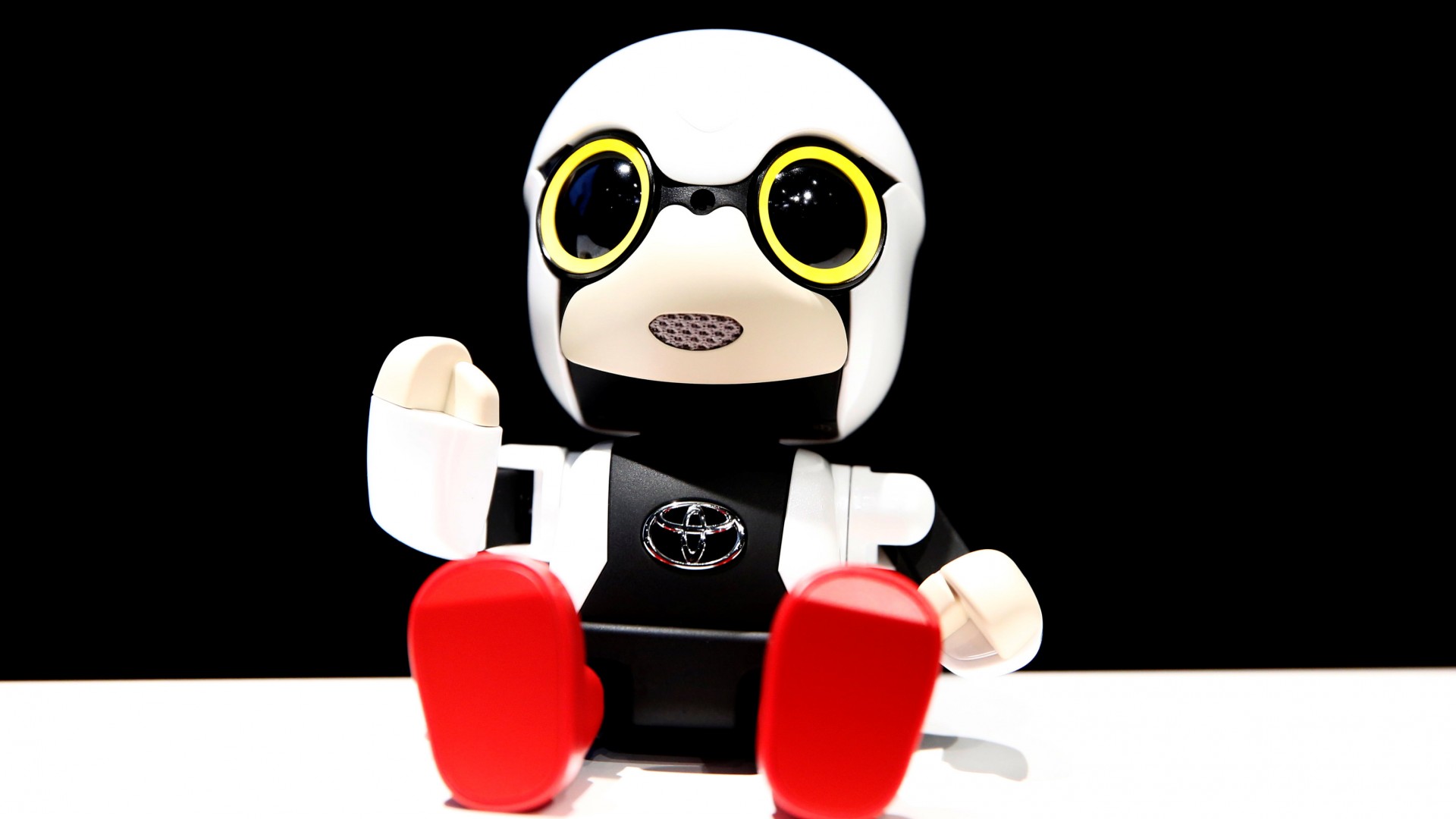 Toyota presenta a un nuevo mini robot que cabe en la palma de la mano ...