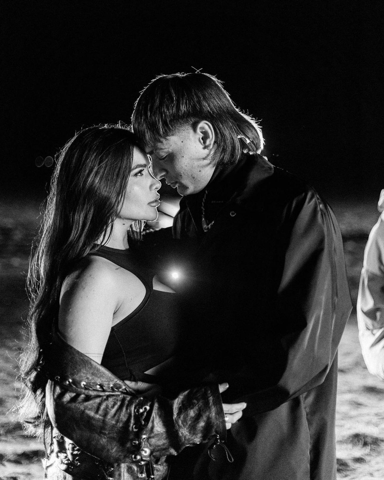 Peso Pluma estrena "Bye" con Dania Méndez y la dedica a su ex: ¿qué ...