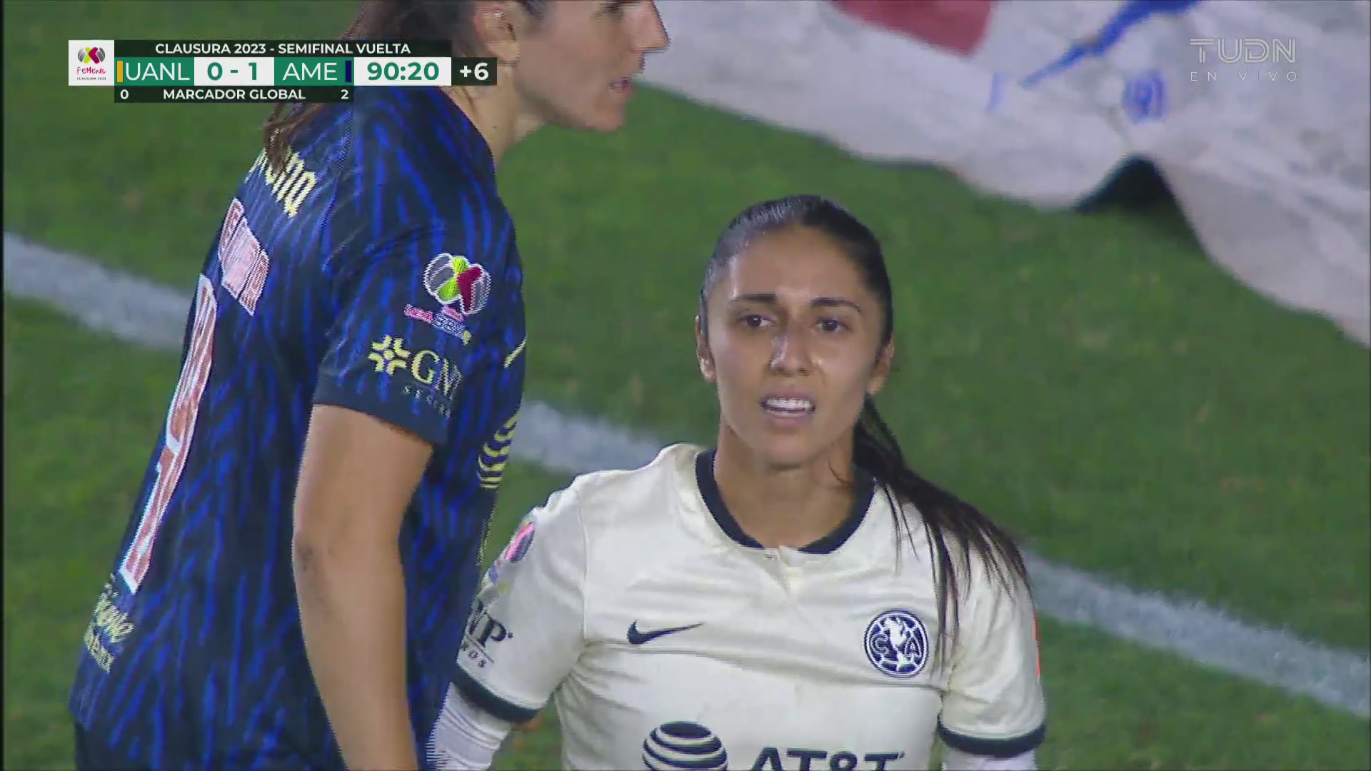 ¡Impasable! Itzel vuela y saca el tiro poderoso de Ovalle | TUDN ...