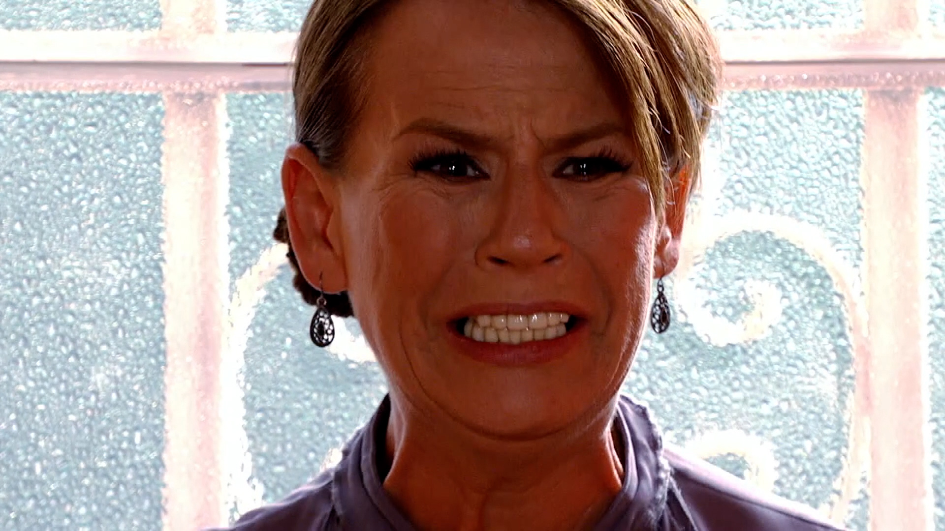 Por ella soy Eva: Capítulo Completo 46 - Silvia comienza a cuestionar ...