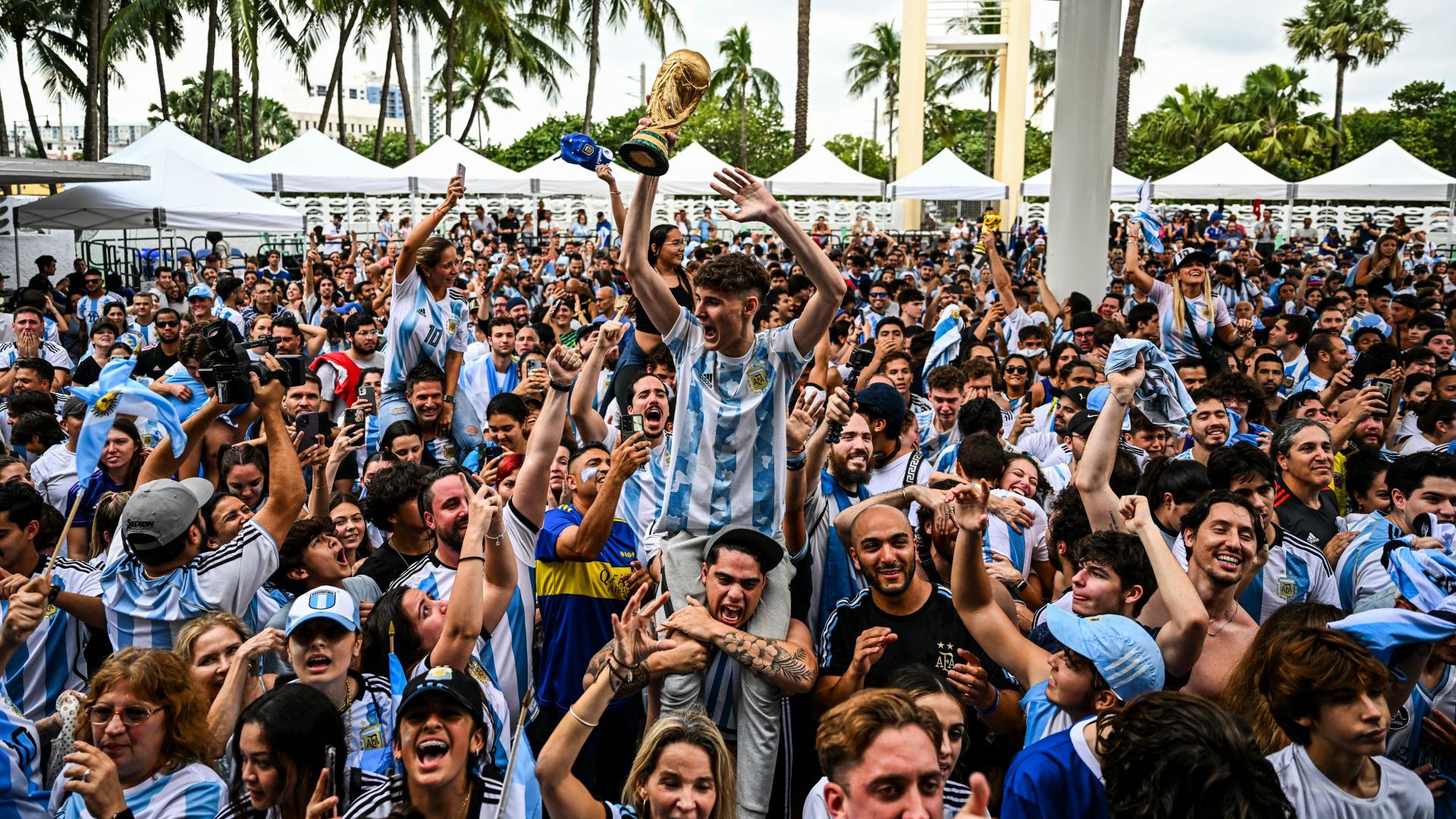 Fanáticos de Argentina se unen en una celebración en Miami Beach por el ...