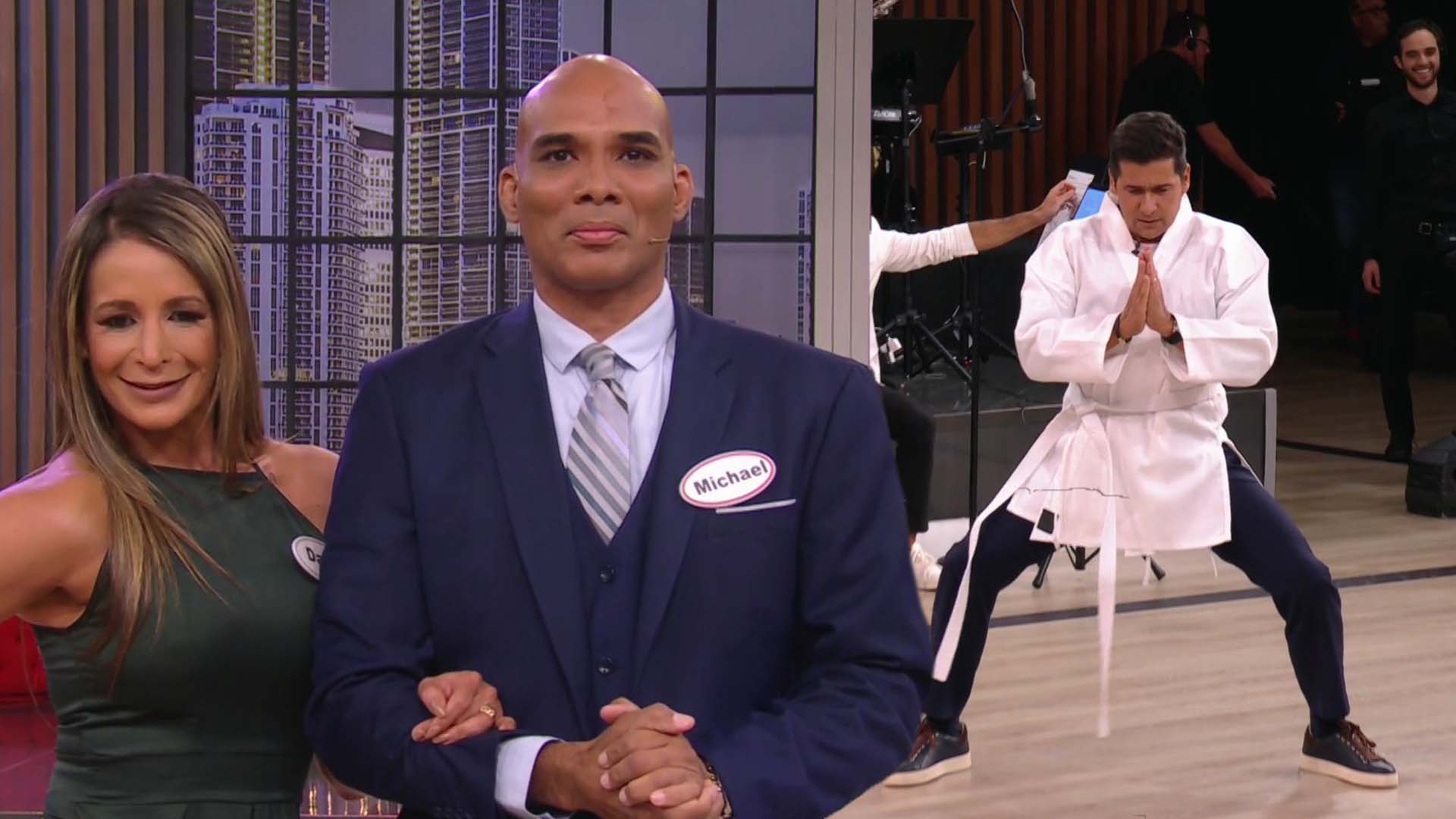 Rafa hizo de la puerta de Darys toda una clase de karate y sus técnicas de "sensei" fueron ...