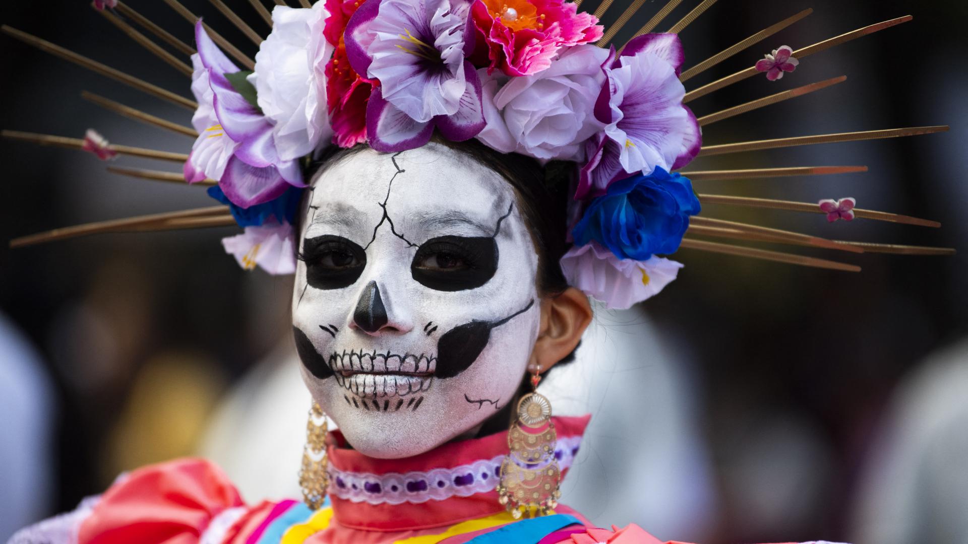 Desfile de Catrinas deleita a miles de espectadores en las calles de ...