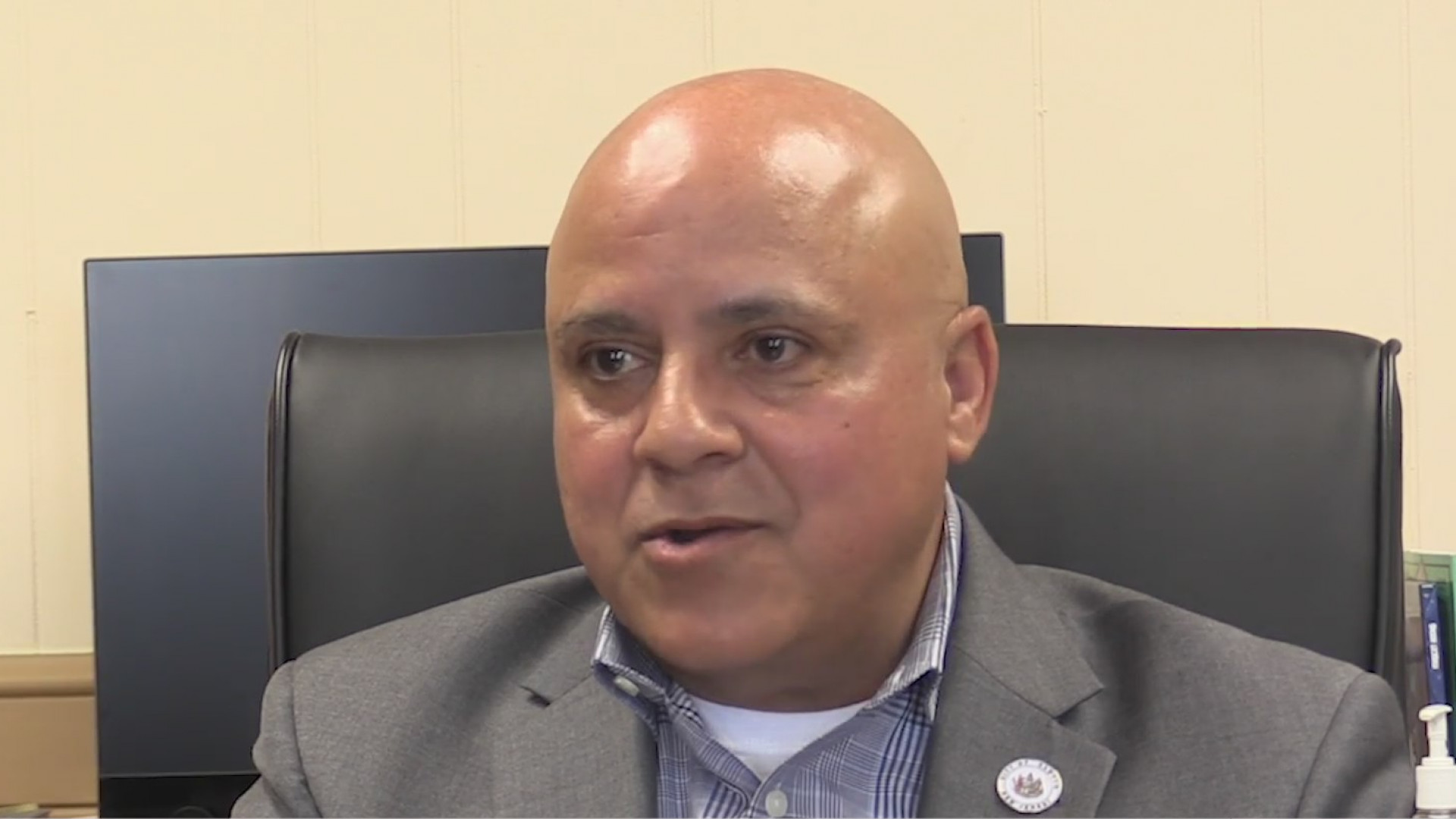 Frank Morán cuenta sus motivos para renunciar como alcalde de Camden ...