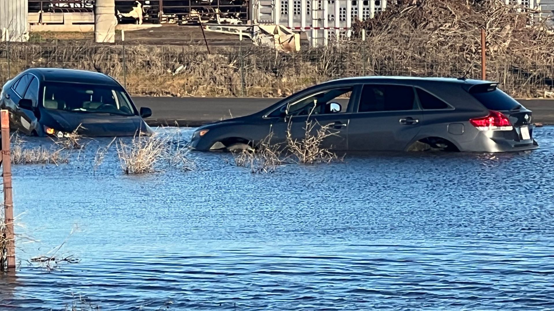 Encontraron a la tercera víctima ahogada en un carro inundado por el ...