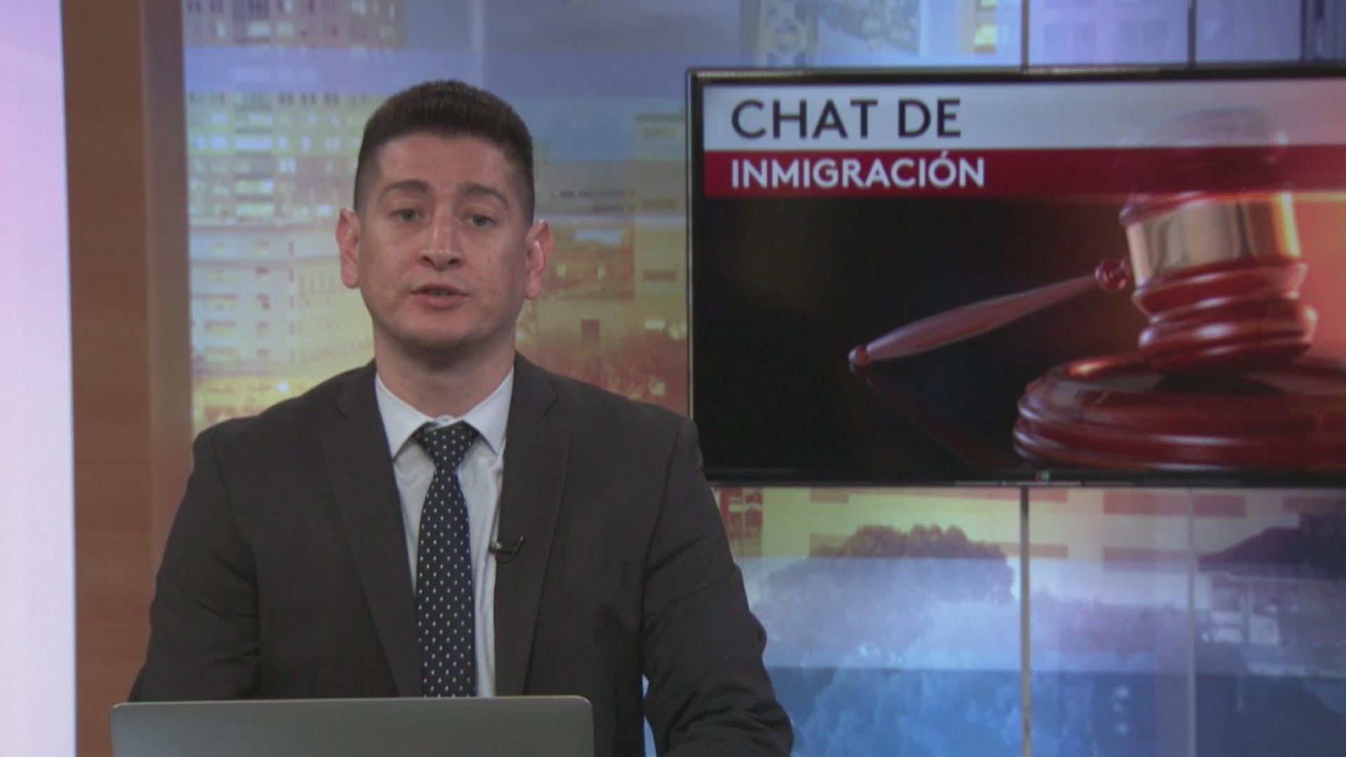 Chat de inmigración: “¿continúan las renovaciones de DACA?” | Video ...