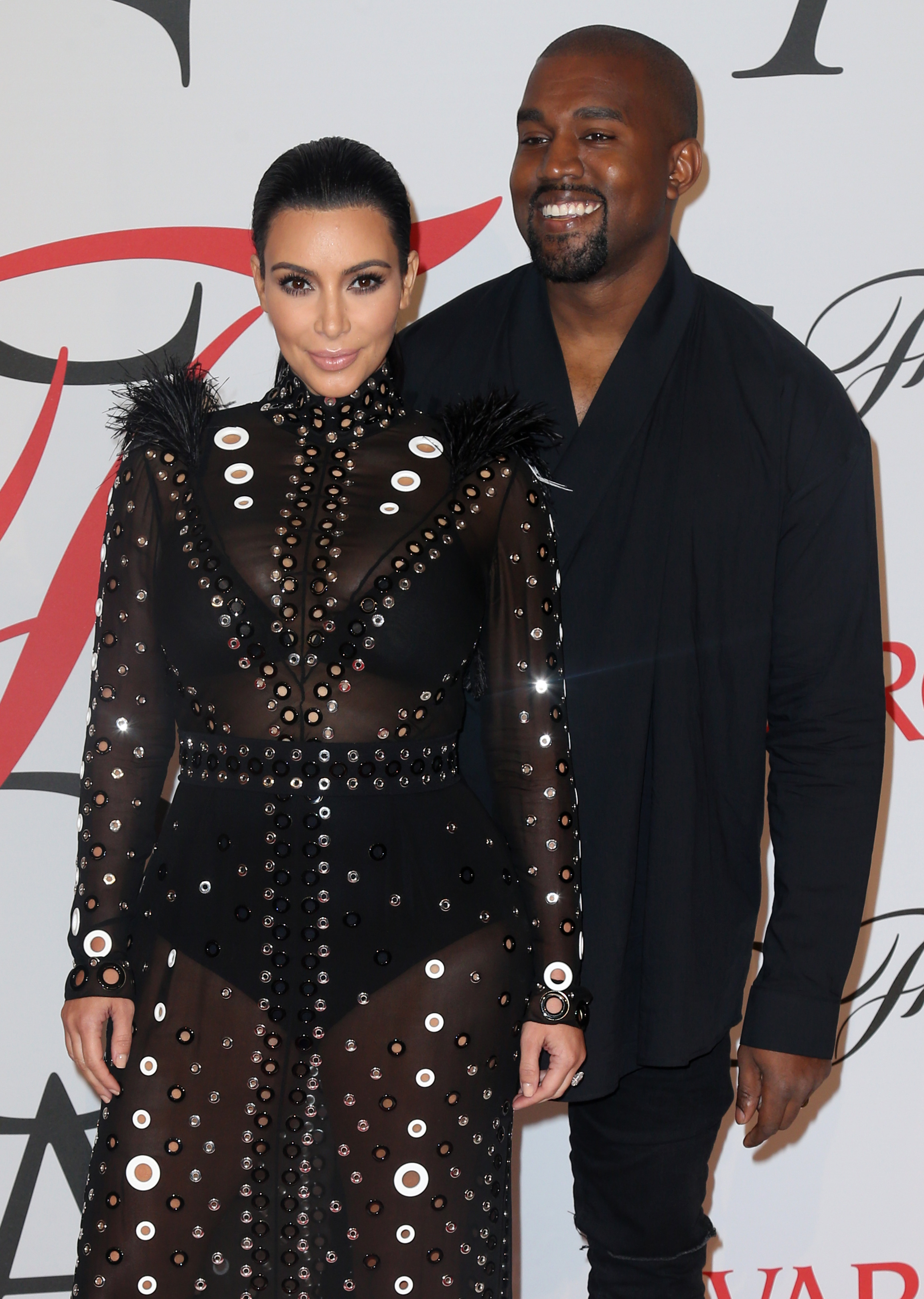 Ofrecen 2 millones de dólares a Kim Kardashian y Kanye West por fotos ...