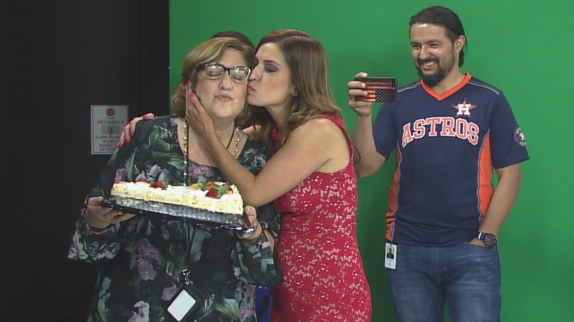 Nuestra compañera Rebecca Suárez se despide de las cámaras para iniciar ...