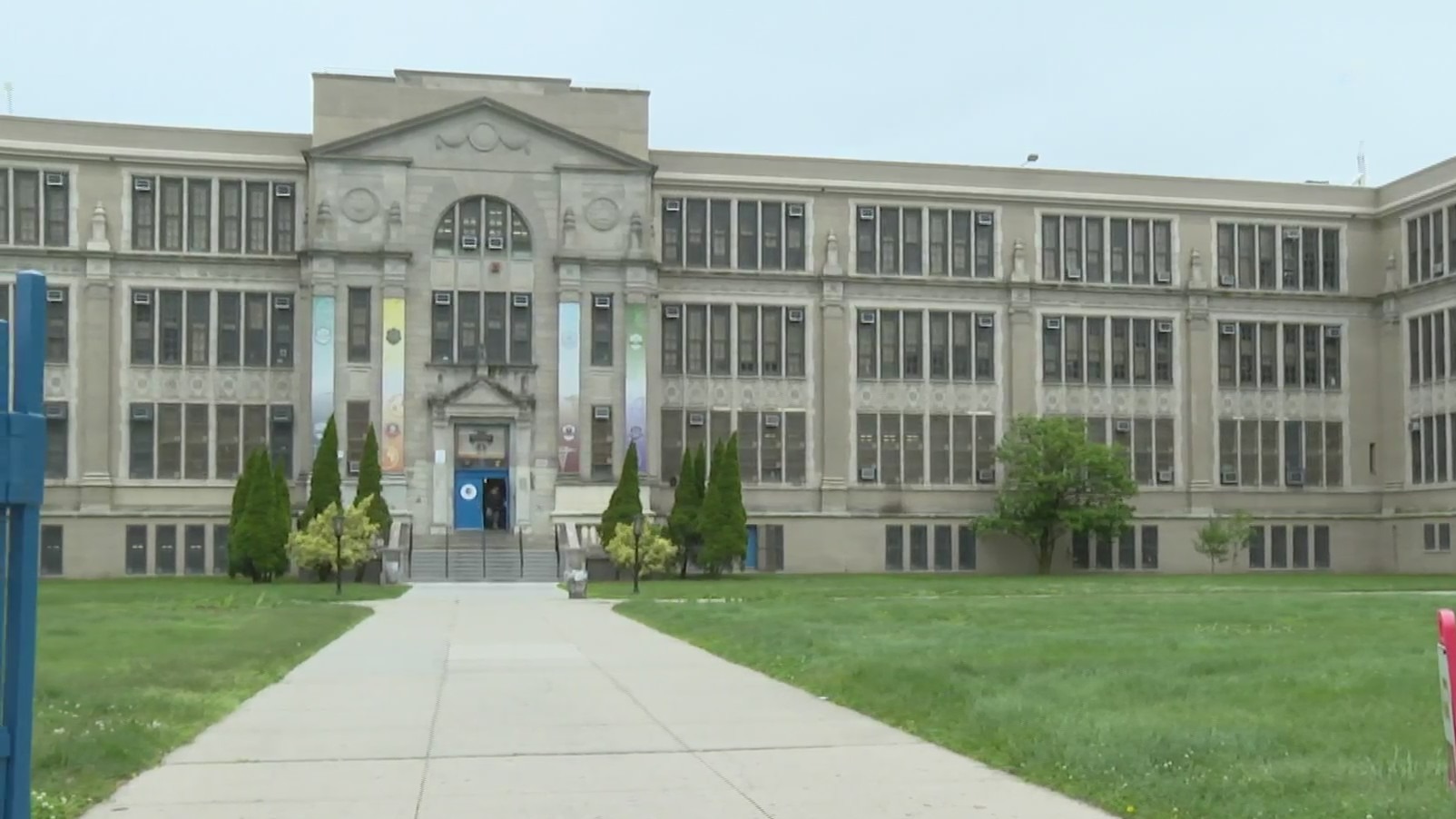 Nueva York Arrestan a Michael Budhu subdirector de escuela en Queens por presuntamente acosar y ...