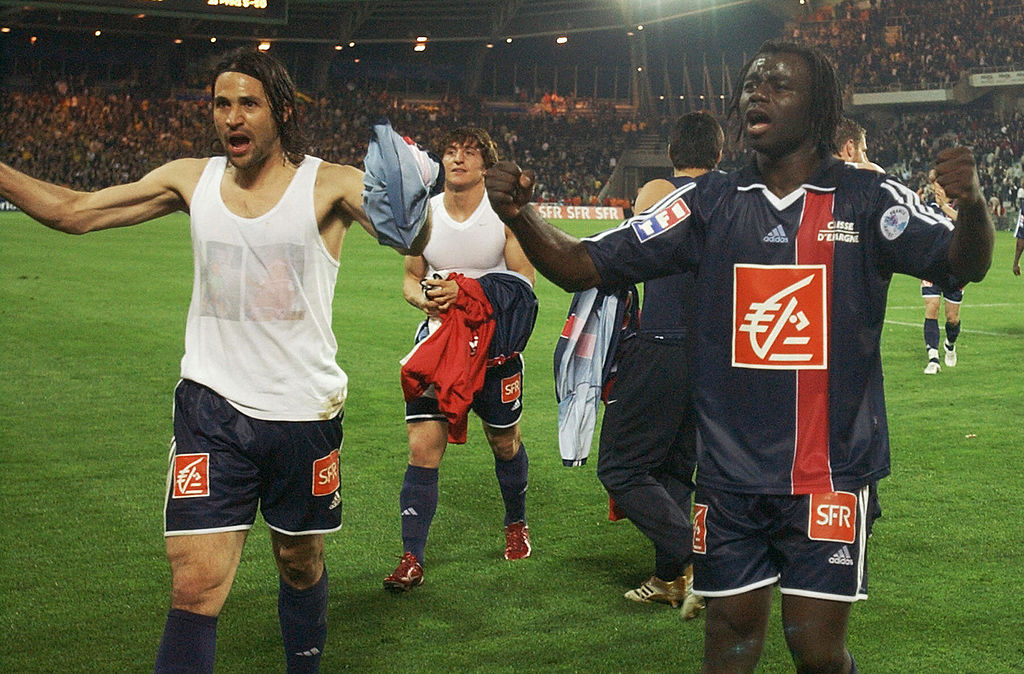 Falleció Modeste M'Bami, exfutbolista del PSG, Marsella y Almería, a ...