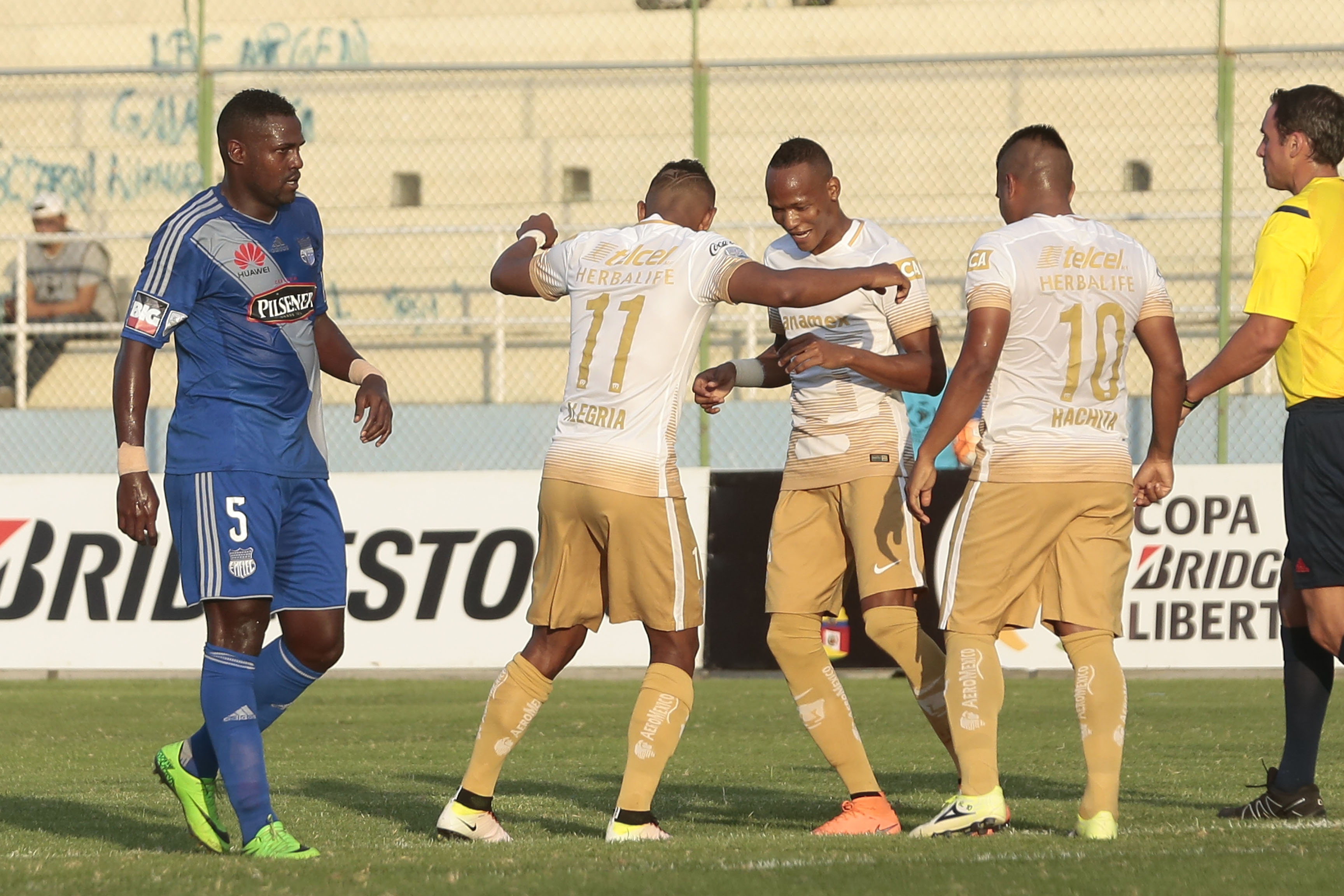 Emelec 2-3 Pumas: Pumas rugen fuerte ante el Emelec en Ecuador | TUDN ...