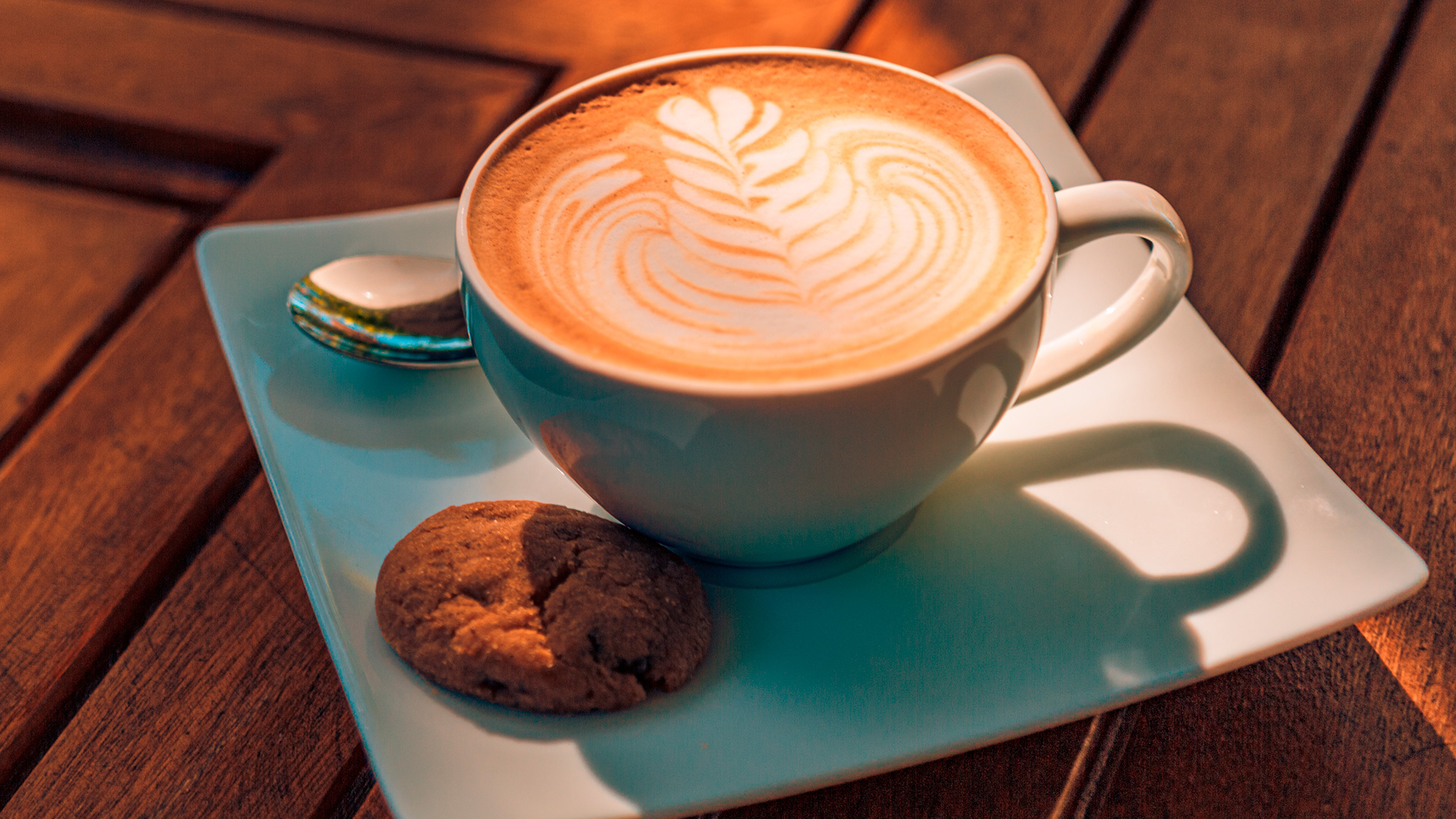 Personaliza tu café con sencillos diseños que podrás hacer en casa ...