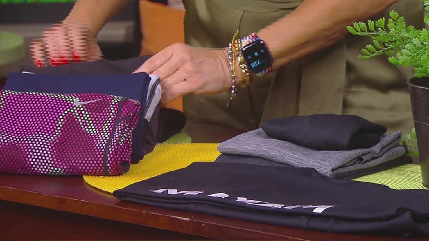 Aprende a doblar y guardar tu ropa deportiva sin dañarla con estos ...