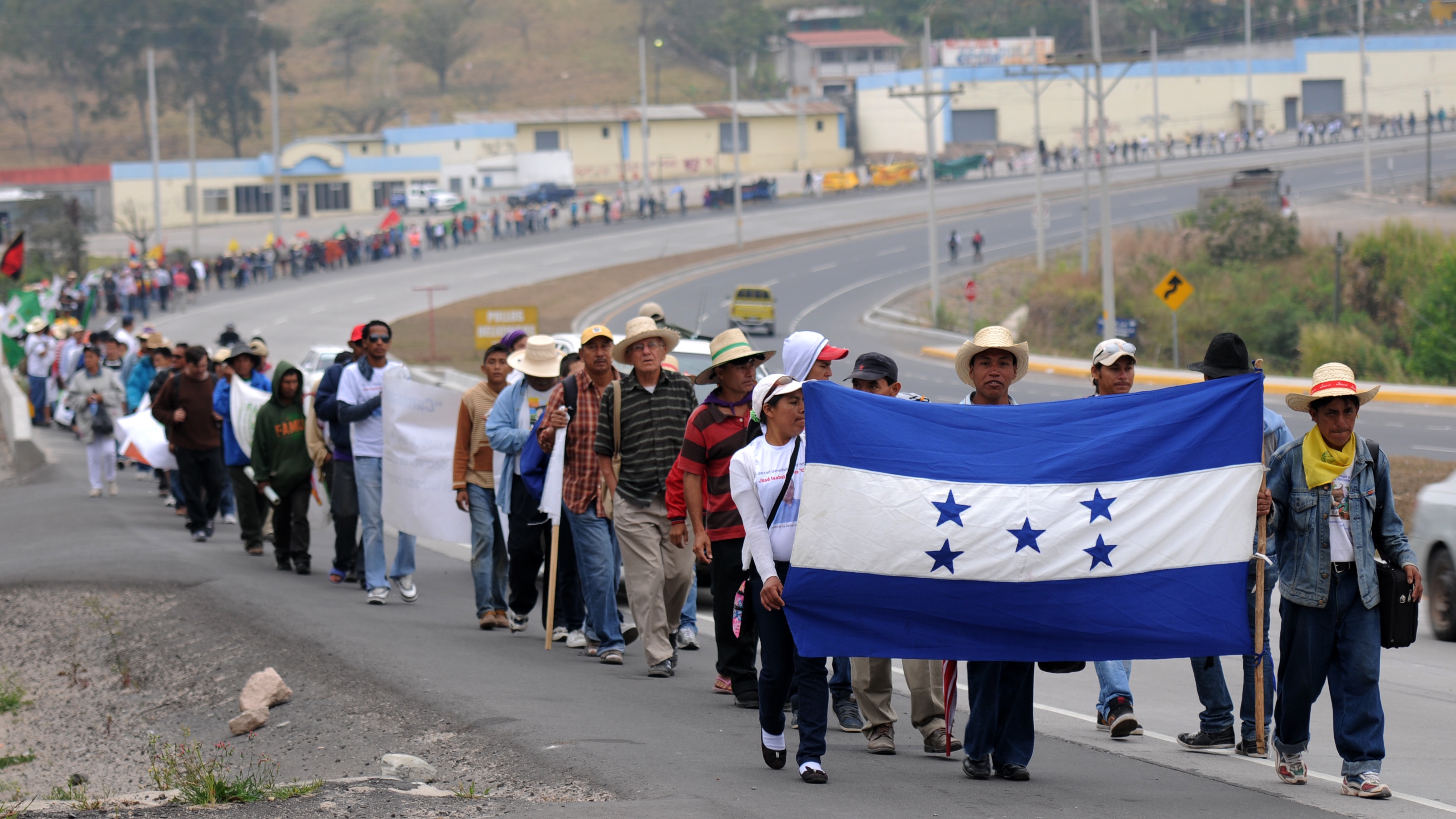 "Un país que se vende a precio de gallo muerto" | Univision 34 Los ...