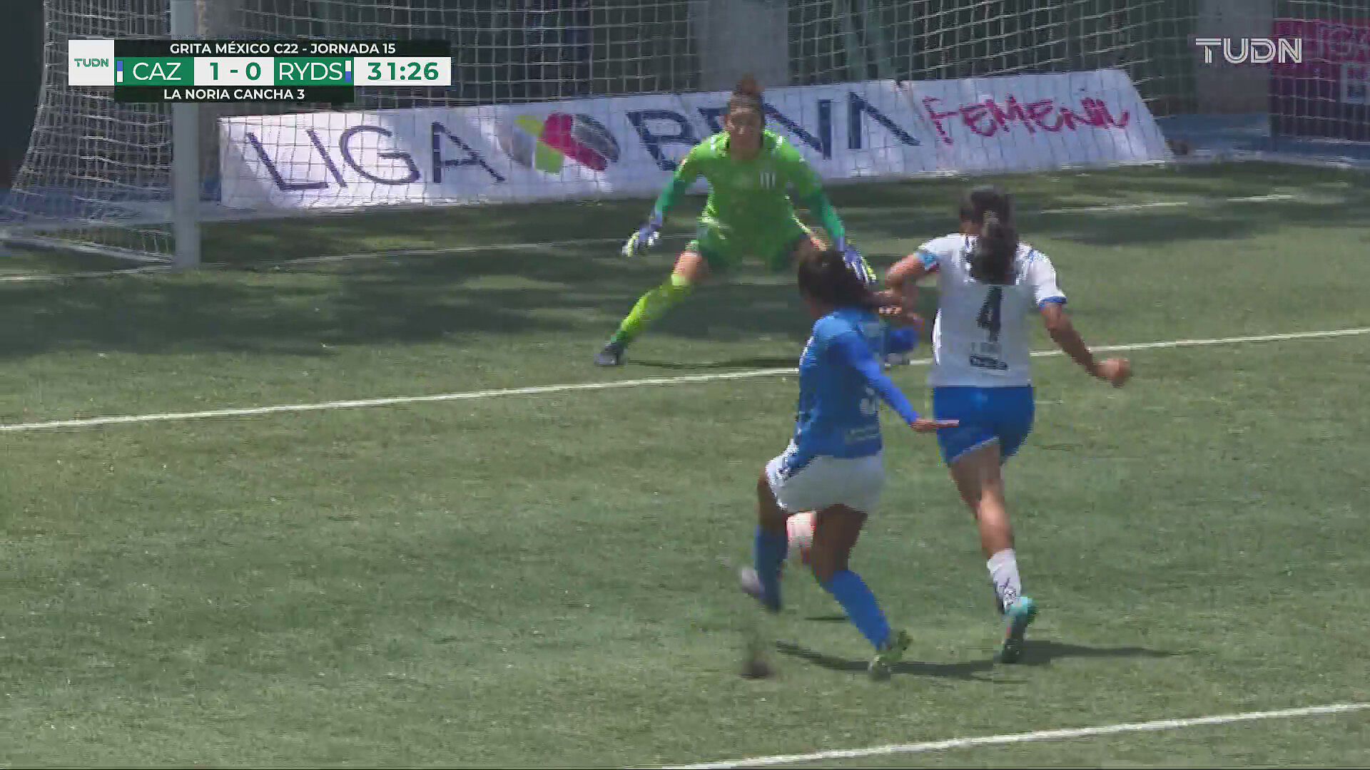 ¡Se le termina el gas! Magaly Cortés entra sola y no define con fuerza ...