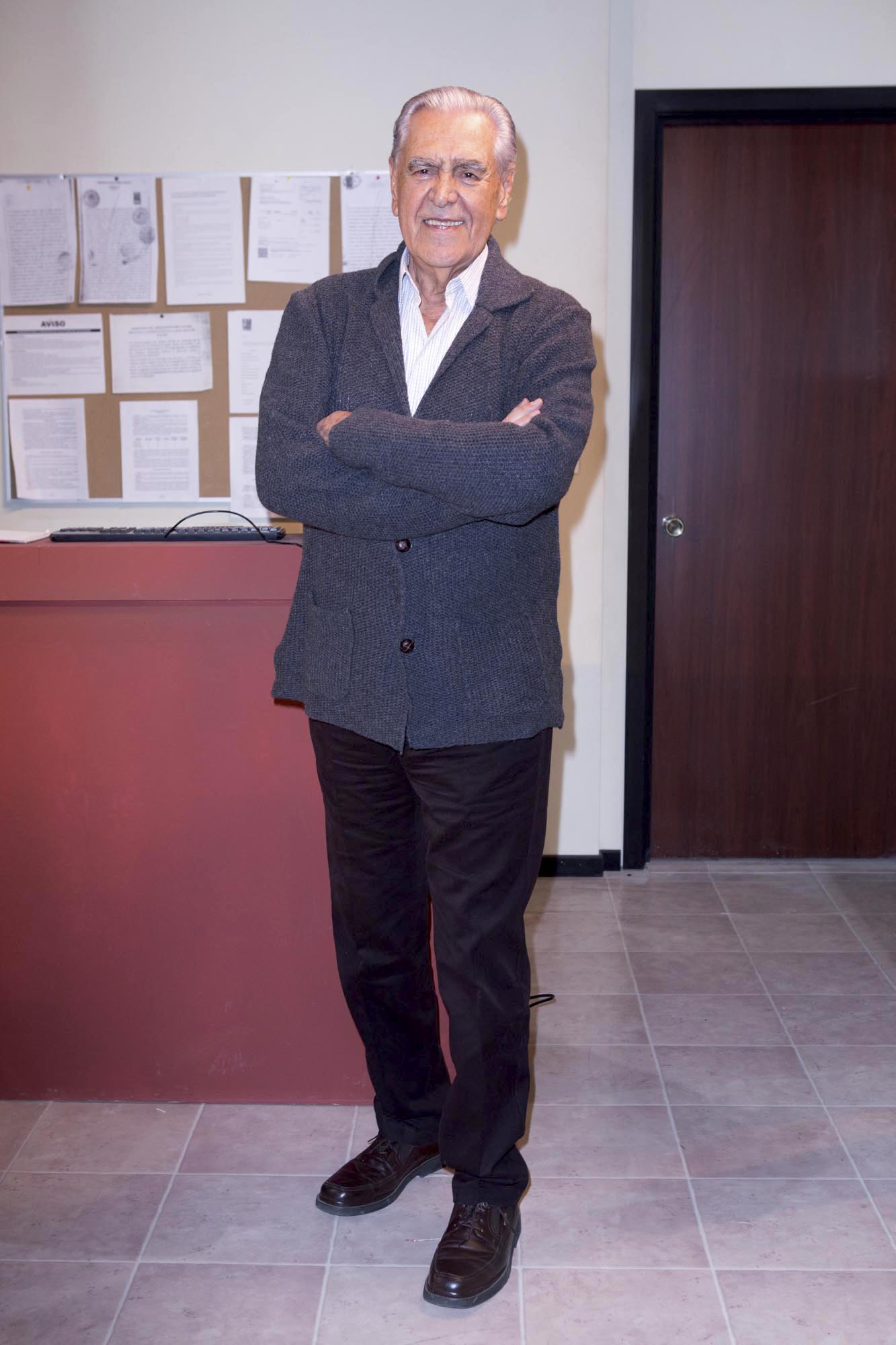 Eric del Castillo tiene toda una vida llena de éxitos, ¡feliz ...