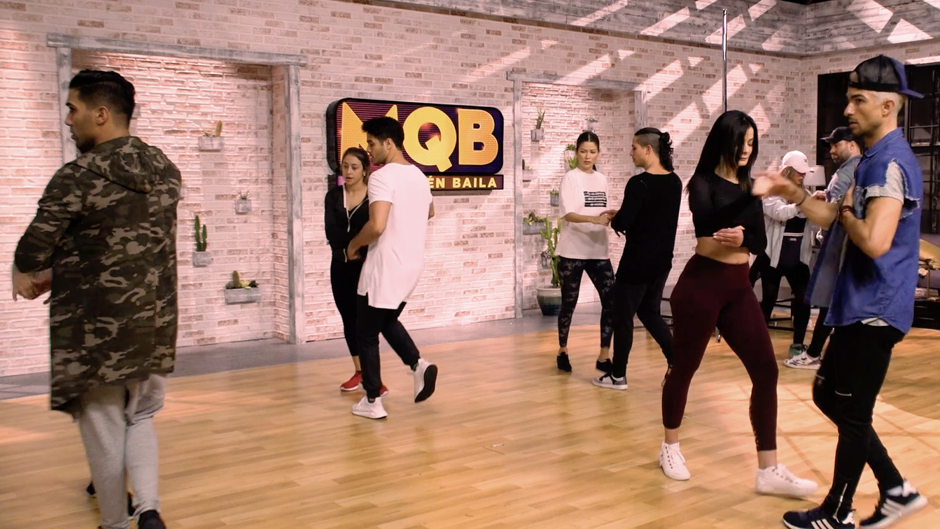 Nostalgia en los ensayos de la semifinal de MQB | Realities Mira Quién Baila | Univision