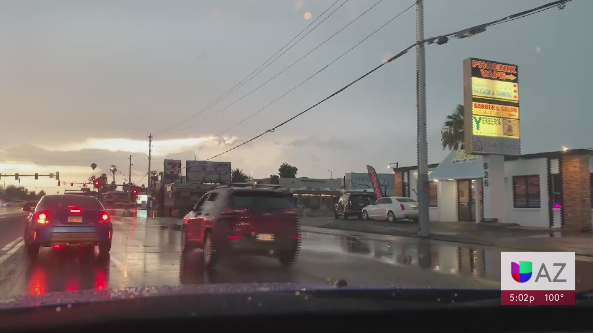 Tome precauciones al manejar su auto durante el monzón | Video ...
