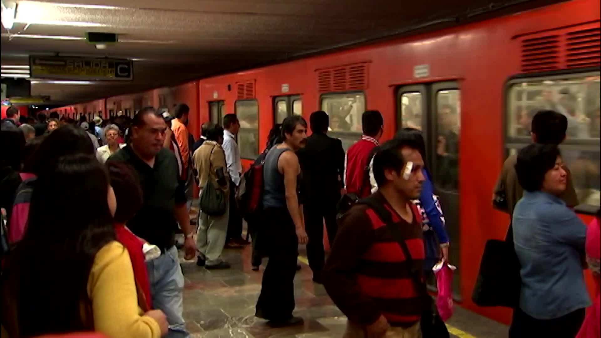 Crónicas de Impacto: el héroe del metro Balderas | Shows Crónicas de ...