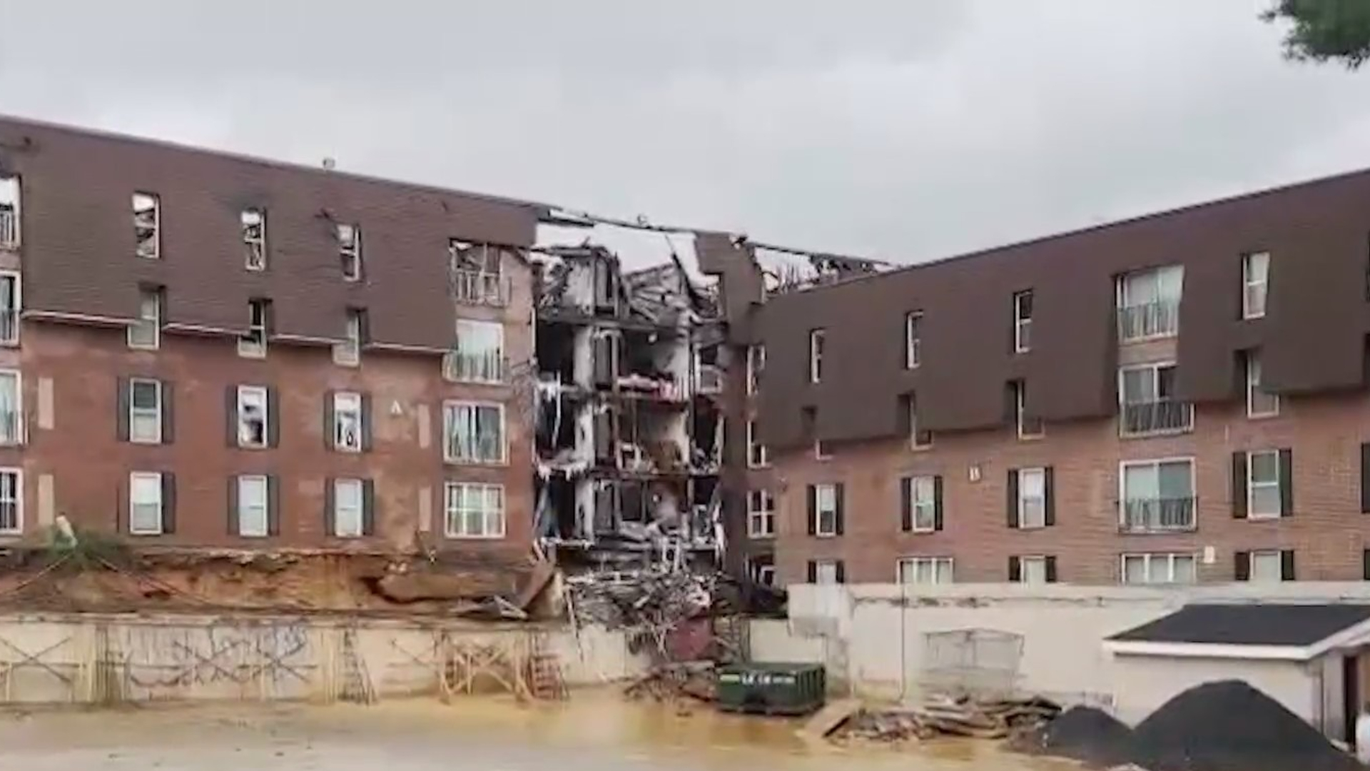 Incendio destruyó edificio de apartamentos en Rhawnhurst: hablamos con ...