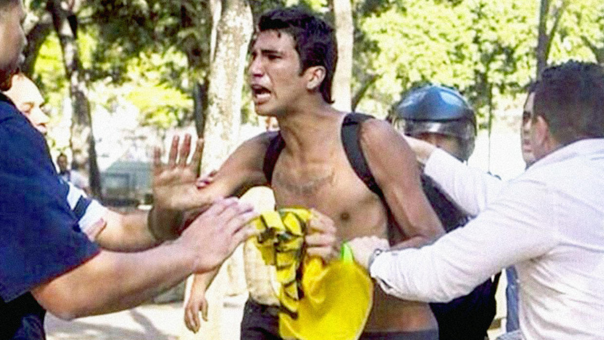 ICE rectifica las razones de la detención del joven símbolo de la ...