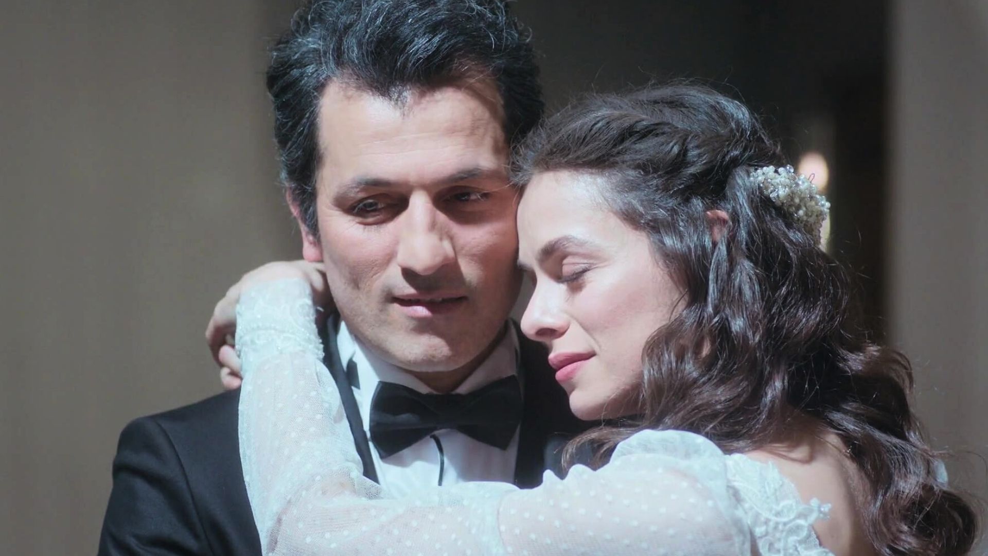 Bahar y Arif se casan rodeados de mucho amor y felicidad | Novelas Mujer | Univision