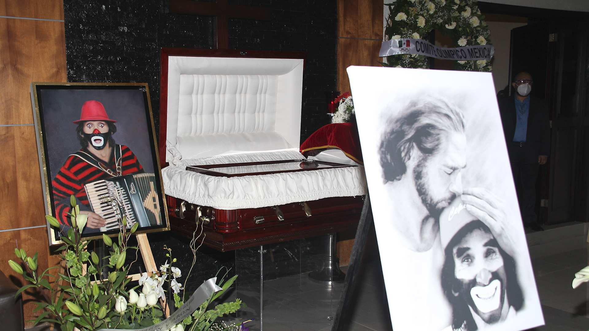 Hija de Cepillín rompe en llanto en el funeral de su padre y confiesa ...