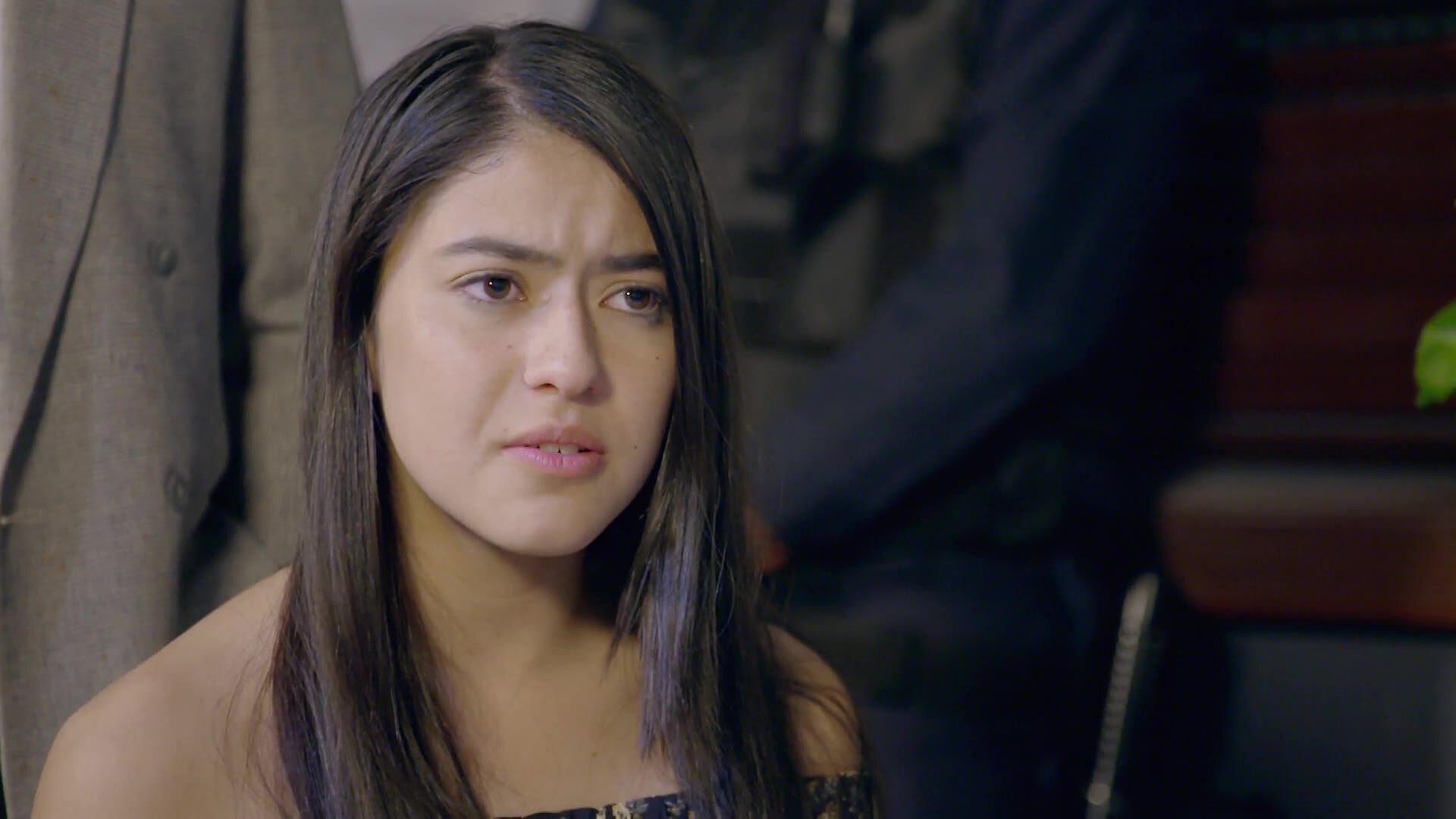 La Rosa de Guadalupe: Magali descubre que el celular que le regaló su novio lo obtuvo a la mala ...